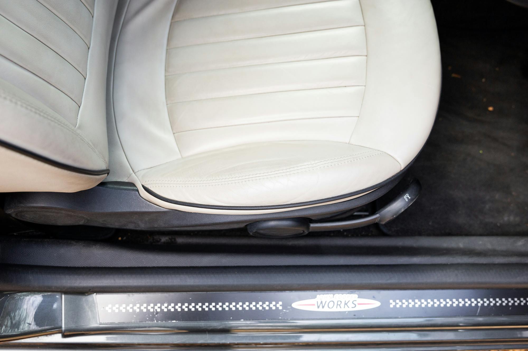 2012 MINI COOPER S (R56) - JCW AERO KIT