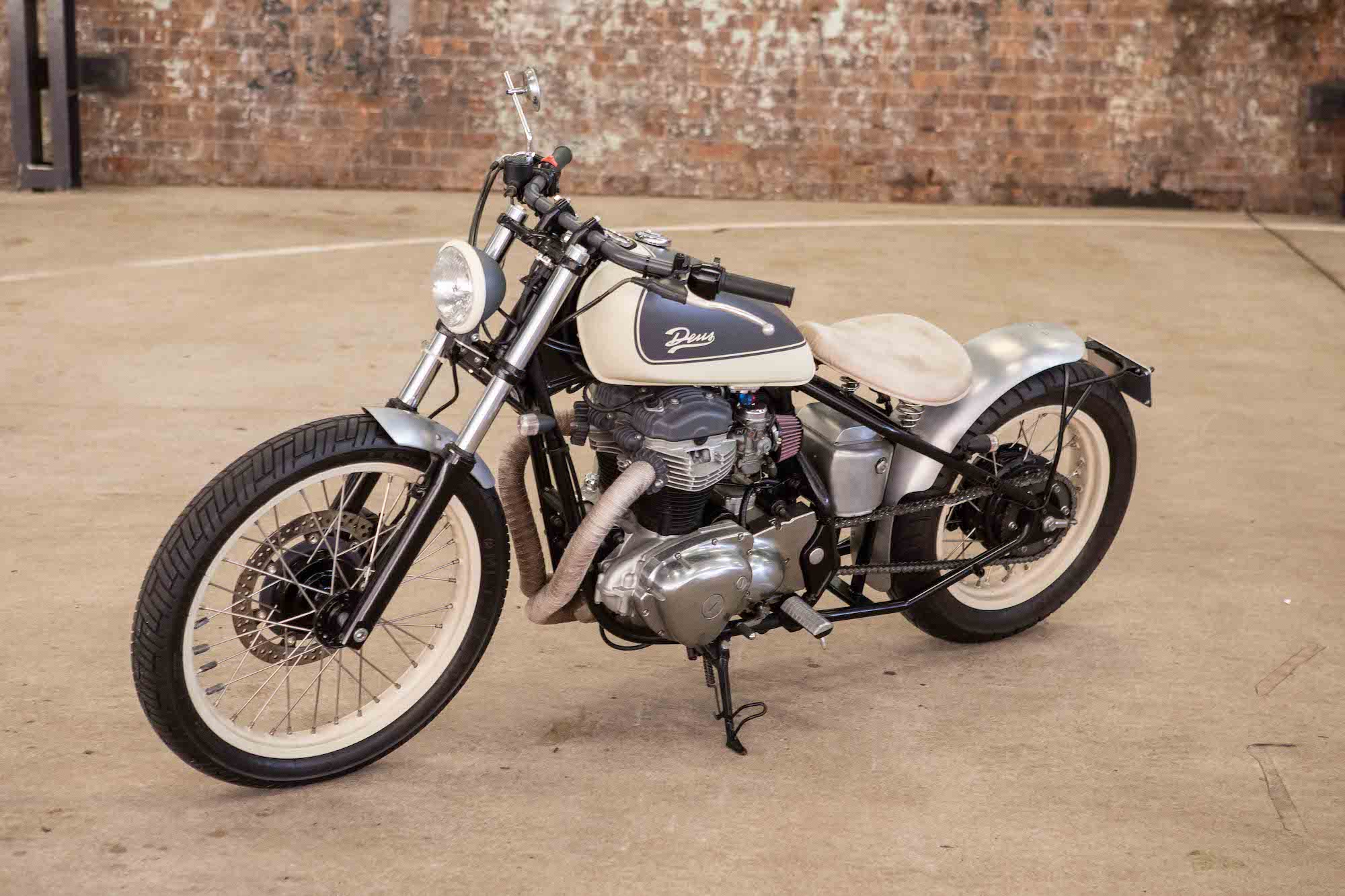 2004 KAWASAKI W650 DEUS CUSTOM BOBBER for sale by auction in Camperdown ...