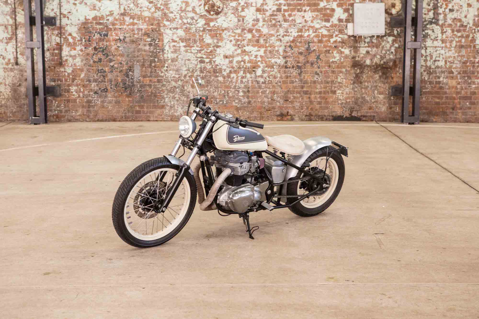 2004 KAWASAKI W650 DEUS CUSTOM BOBBER for sale by auction in Camperdown ...