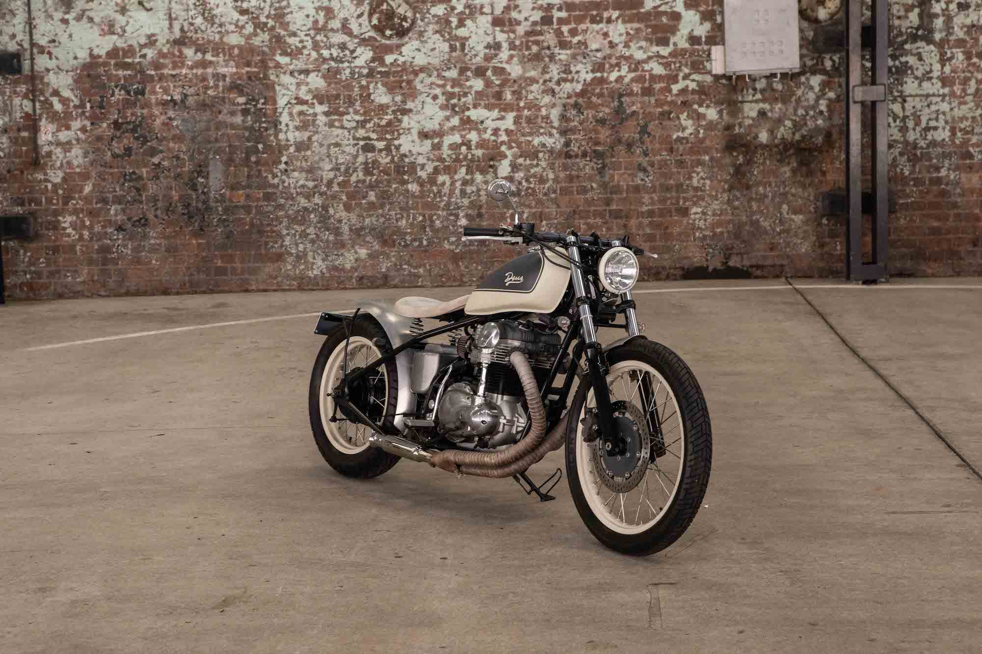 2004 KAWASAKI W650 DEUS CUSTOM BOBBER for sale by auction in Camperdown ...