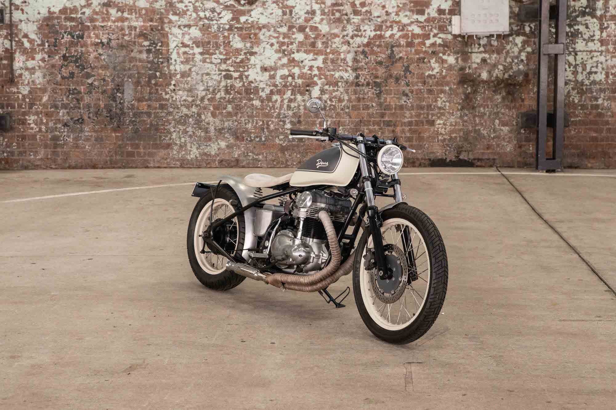 2004 KAWASAKI W650 DEUS CUSTOM BOBBER for sale by auction in Camperdown ...