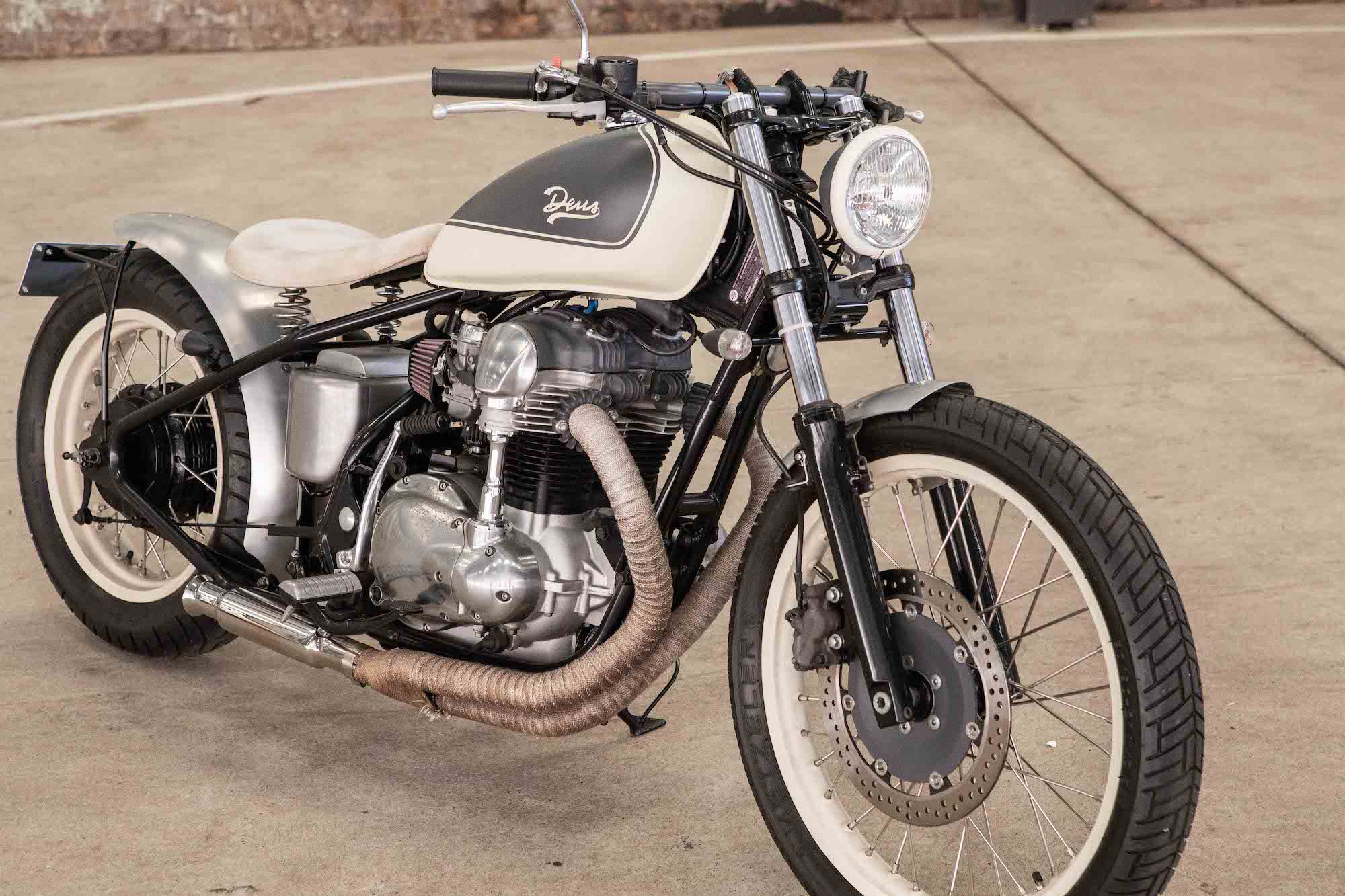 2004 KAWASAKI W650 DEUS CUSTOM BOBBER for sale by auction in Camperdown ...