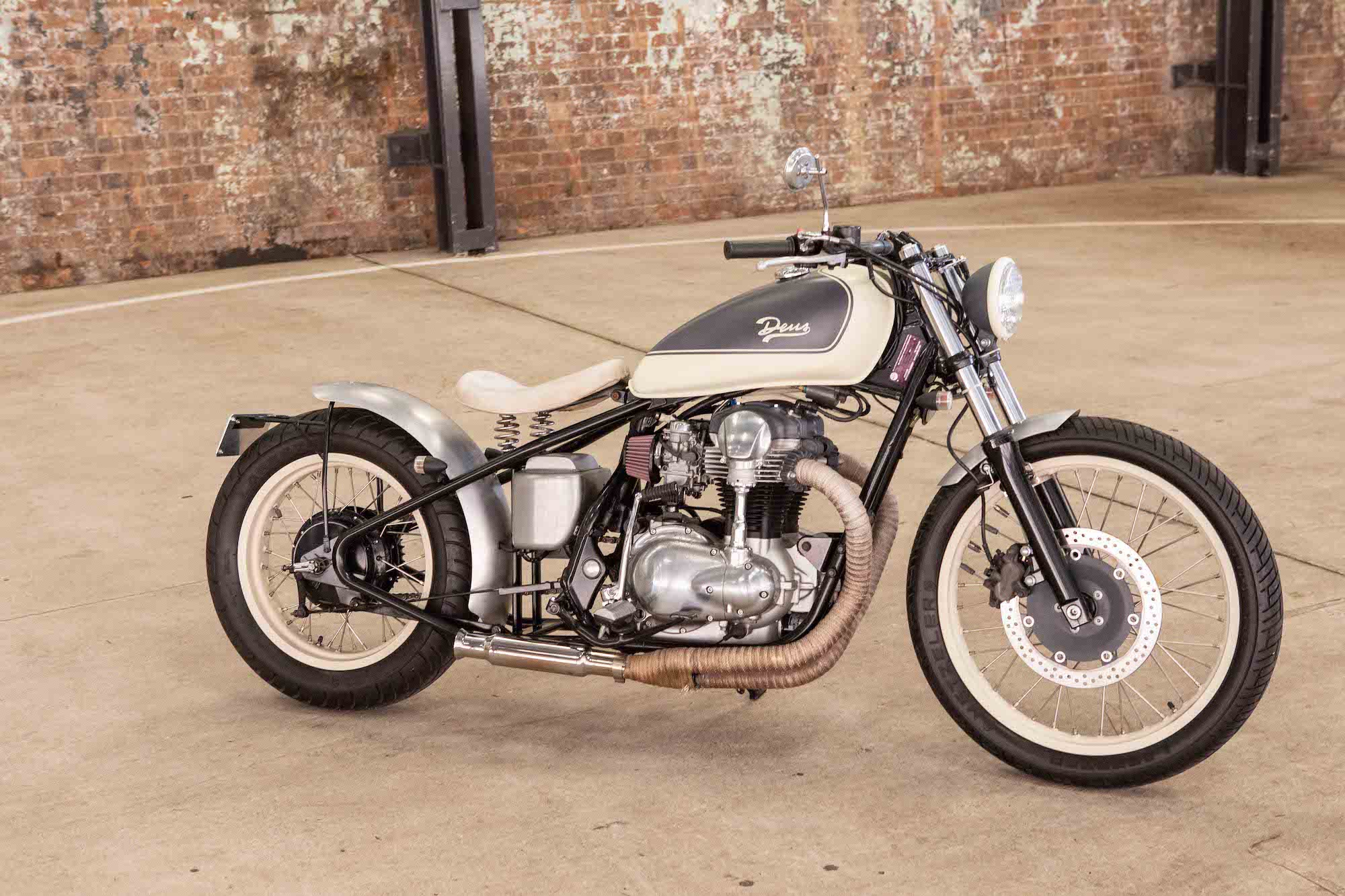 2004 KAWASAKI W650 DEUS CUSTOM BOBBER for sale by auction in Camperdown ...