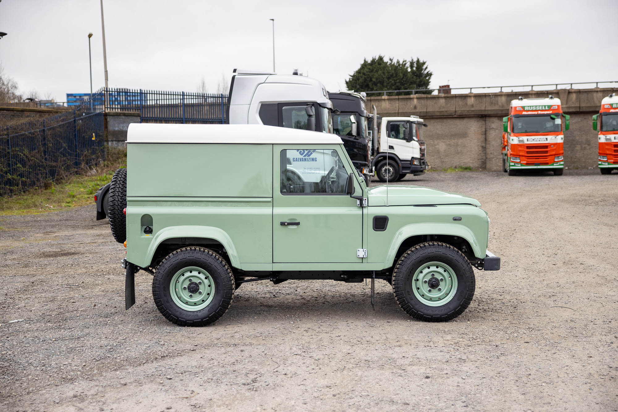 2016 LAND ROVER DEFENDER 90 HERITAGE - 201 MILES