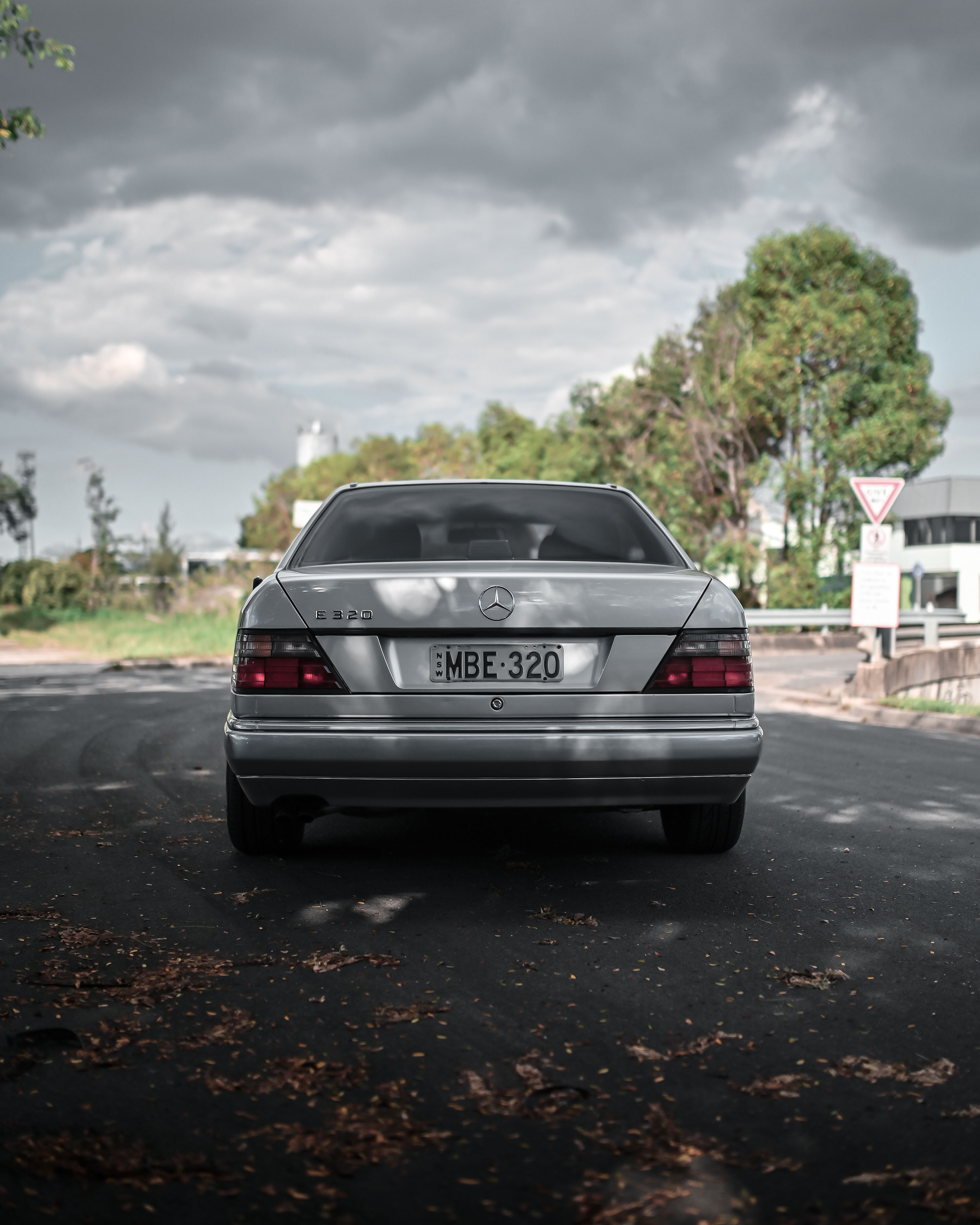 1994 MERCEDES-BENZ (W124) E320