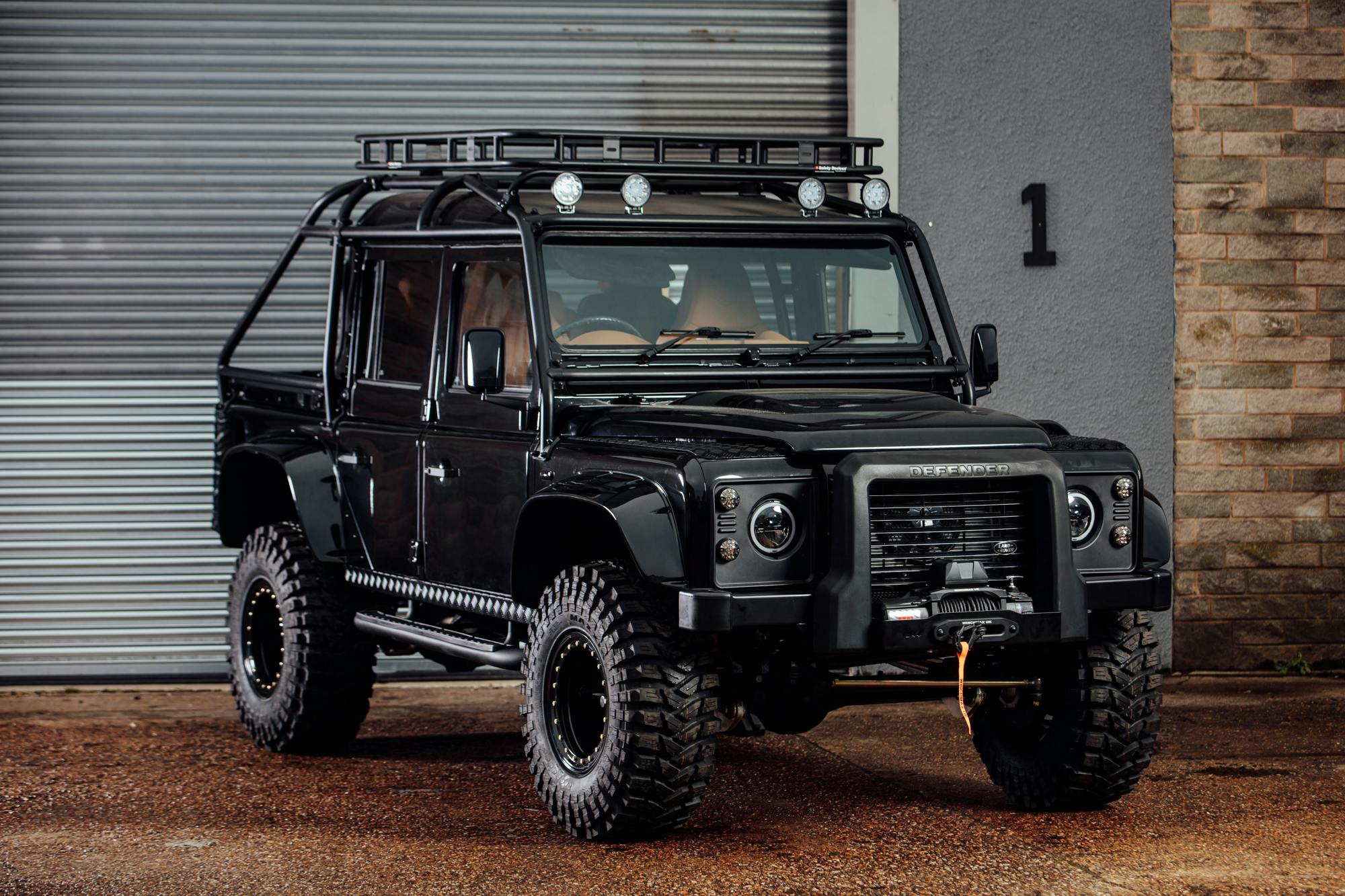 1986 LAND ROVER DEFENDER 110 - SPECTRE EVOCATION