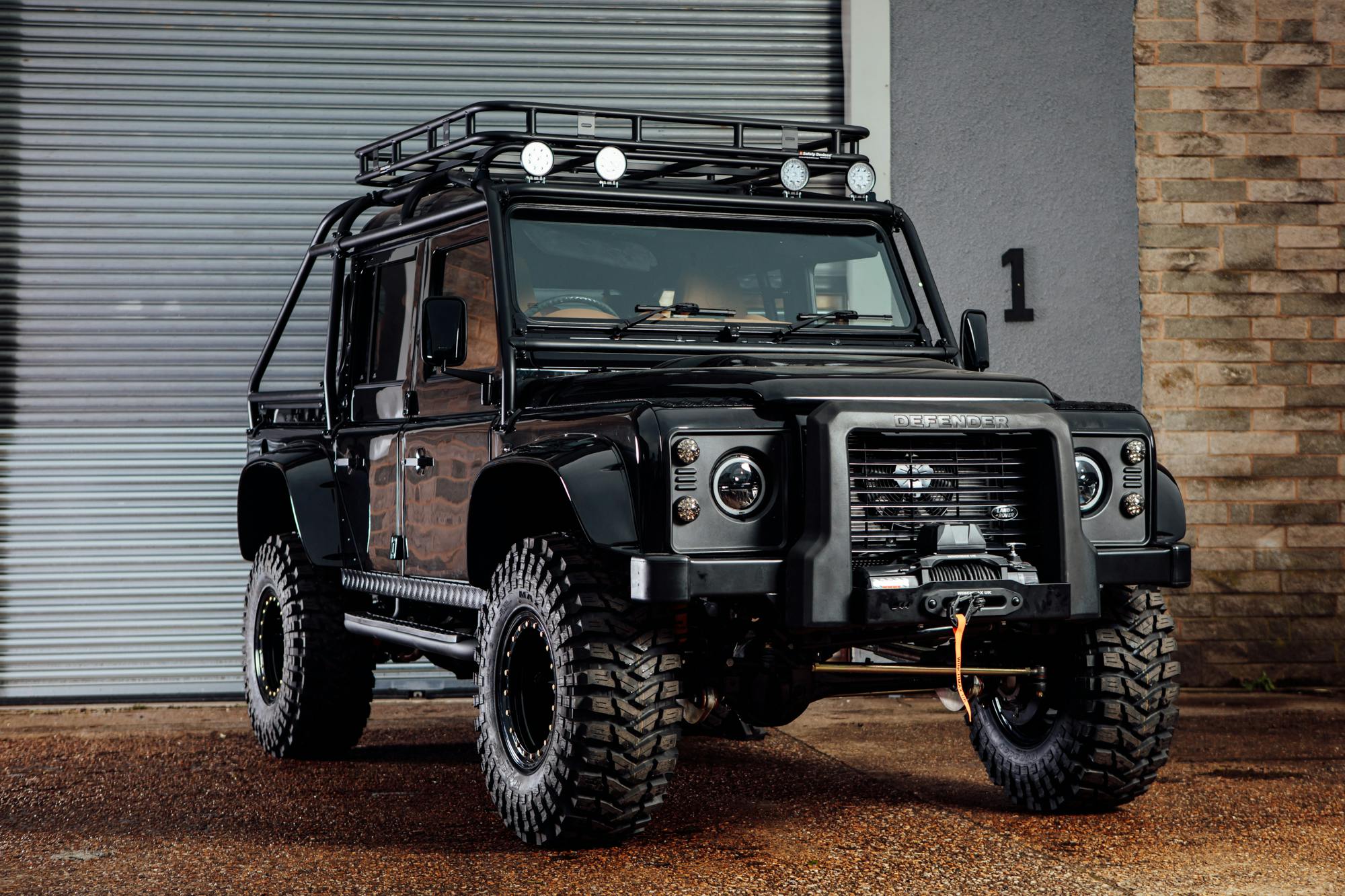 1986 LAND ROVER DEFENDER 110 - SPECTRE EVOCATION