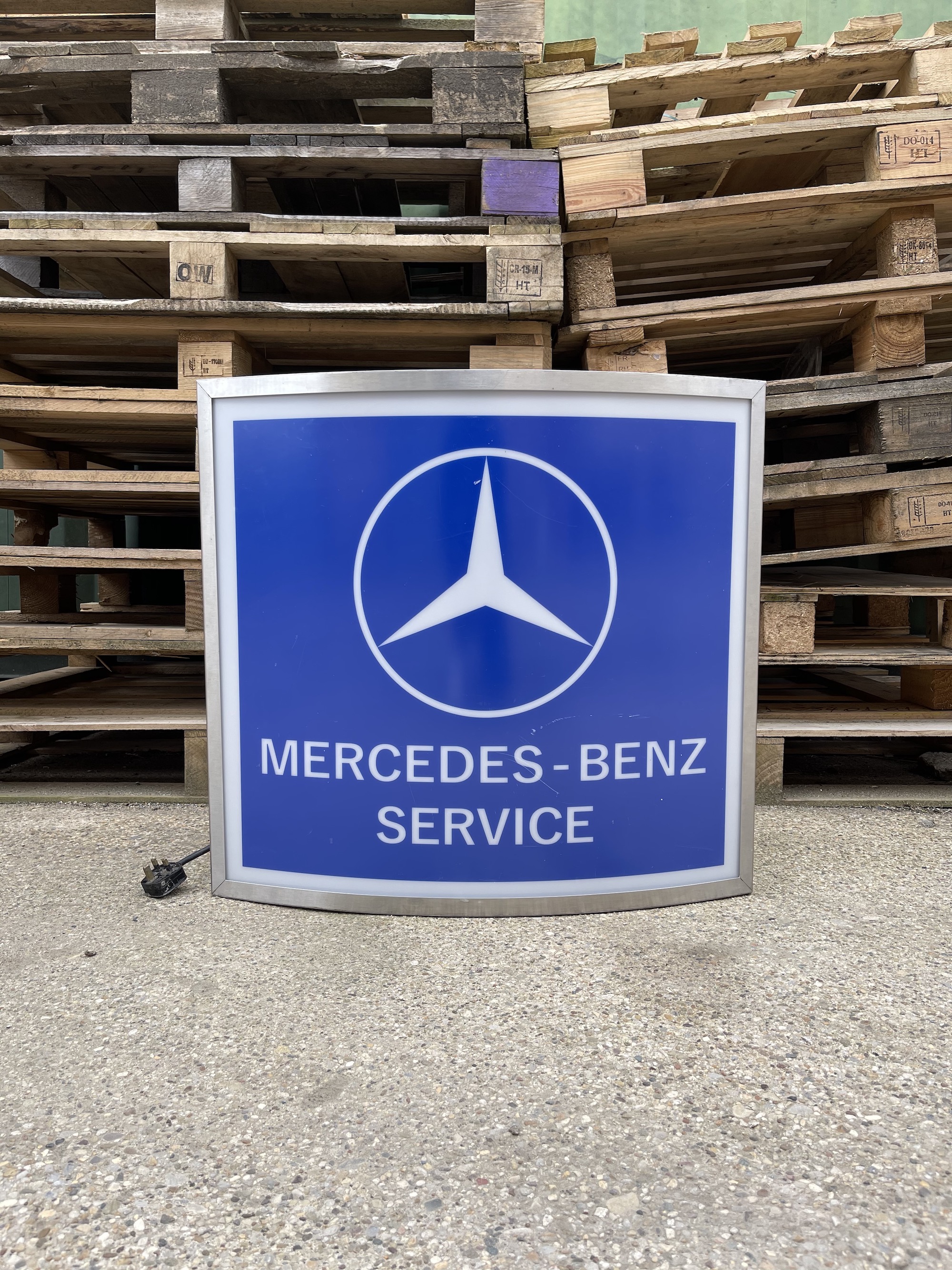 MERCEDES-BENZ ILLUMINATED SERVICE SIGN for sale by auction in Morpeth ...