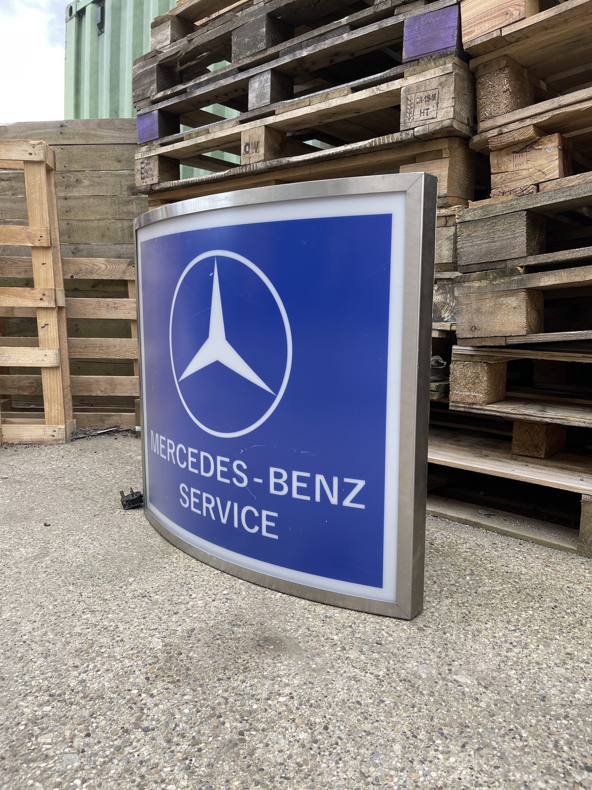 MERCEDES-BENZ ILLUMINATED SERVICE SIGN for sale by auction in Morpeth ...
