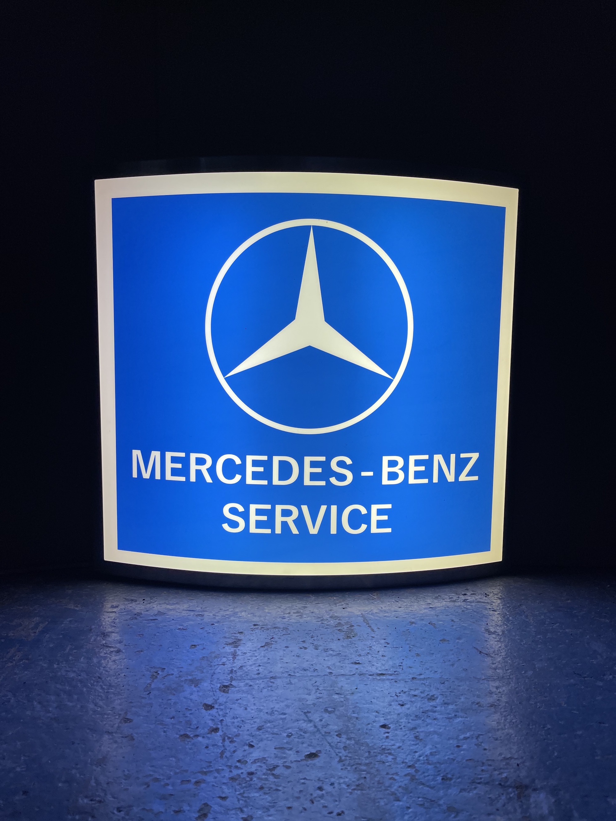 MERCEDES-BENZ ILLUMINATED SERVICE SIGN for sale by auction in Morpeth ...