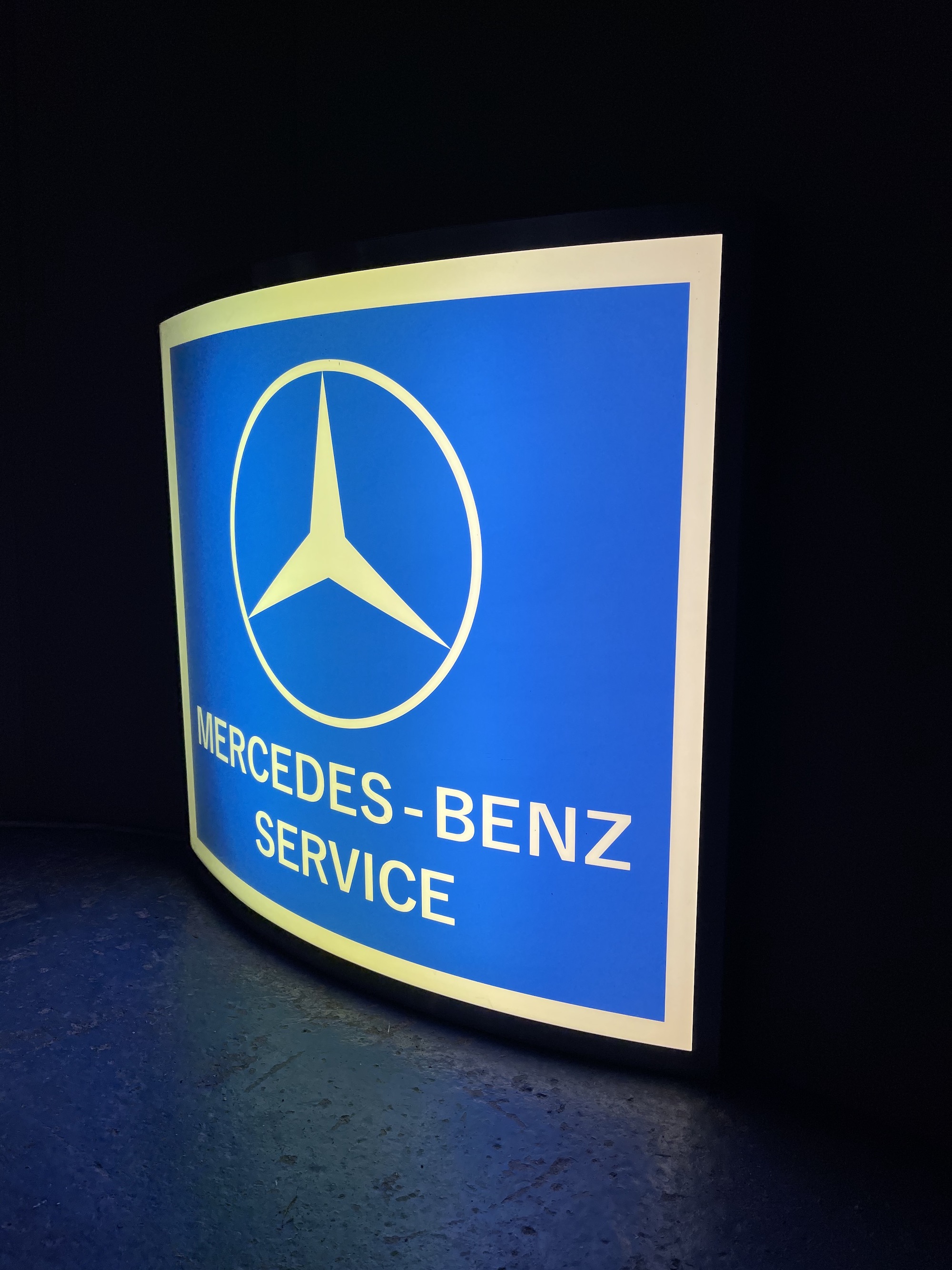 MERCEDES-BENZ ILLUMINATED SERVICE SIGN for sale by auction in Morpeth ...