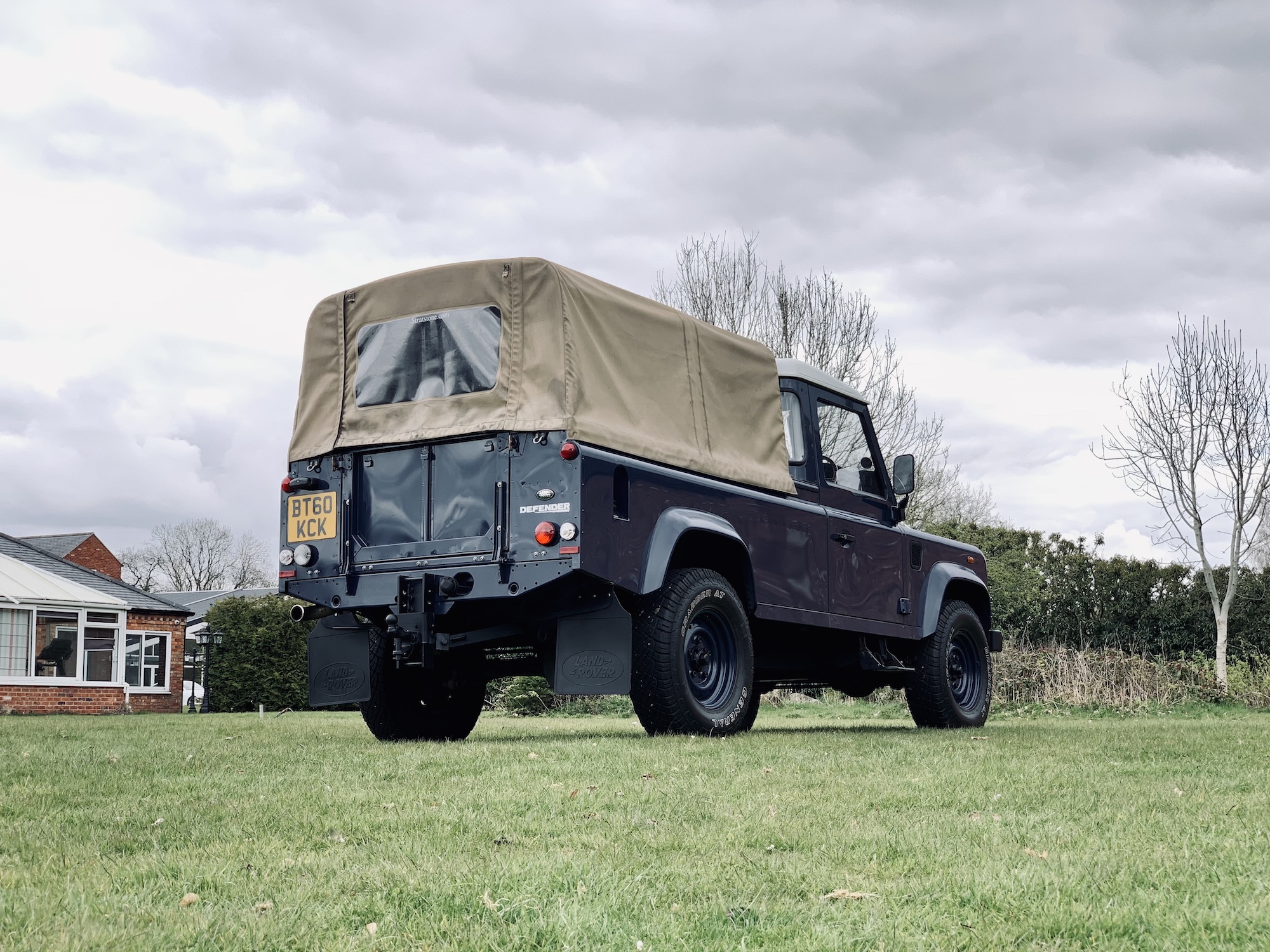 2011 LAND ROVER DEFENDER 110 SINGLE CAB PICKUP