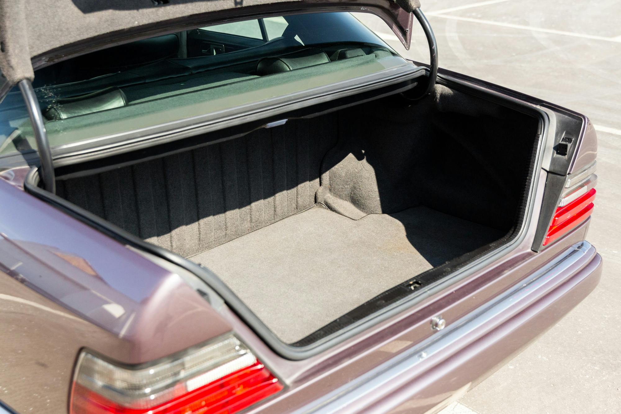 1992 MERCEDES-BENZ (W124) 500E