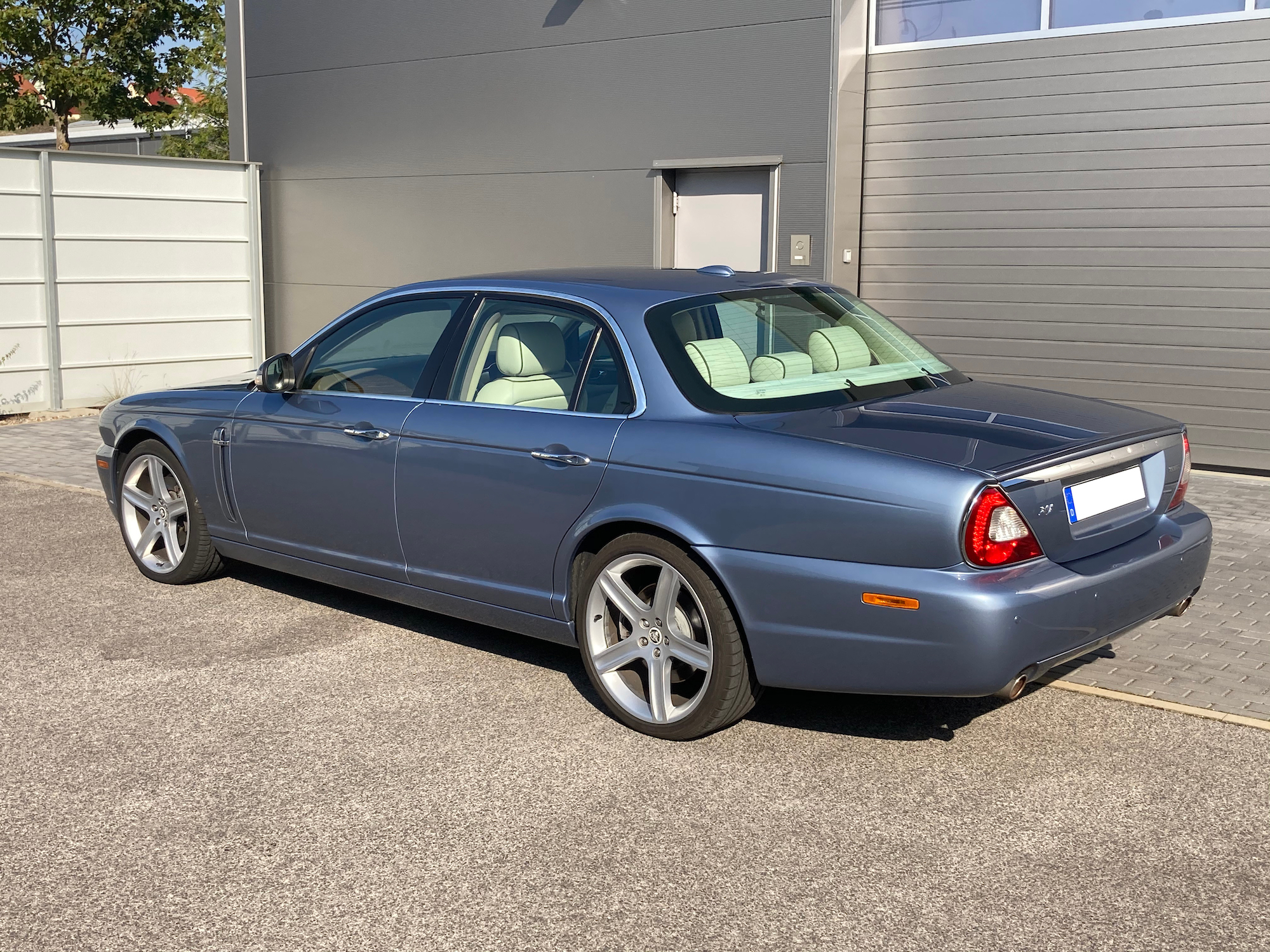 2009 JAGUAR XJ SOVEREIGN for sale by auction in Bamberg, Germany