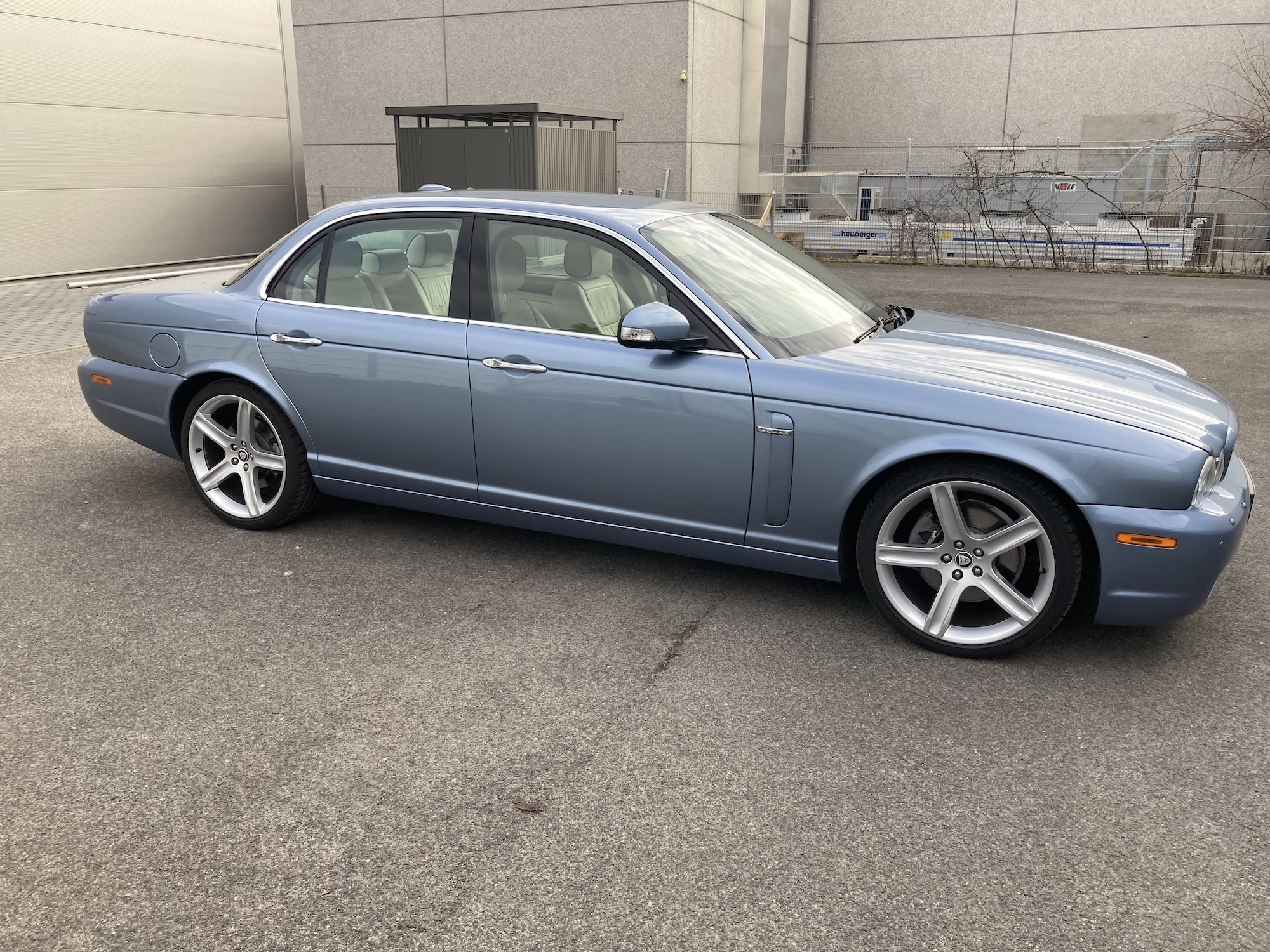 2009 JAGUAR XJ SOVEREIGN for sale by auction in Bamberg, Germany