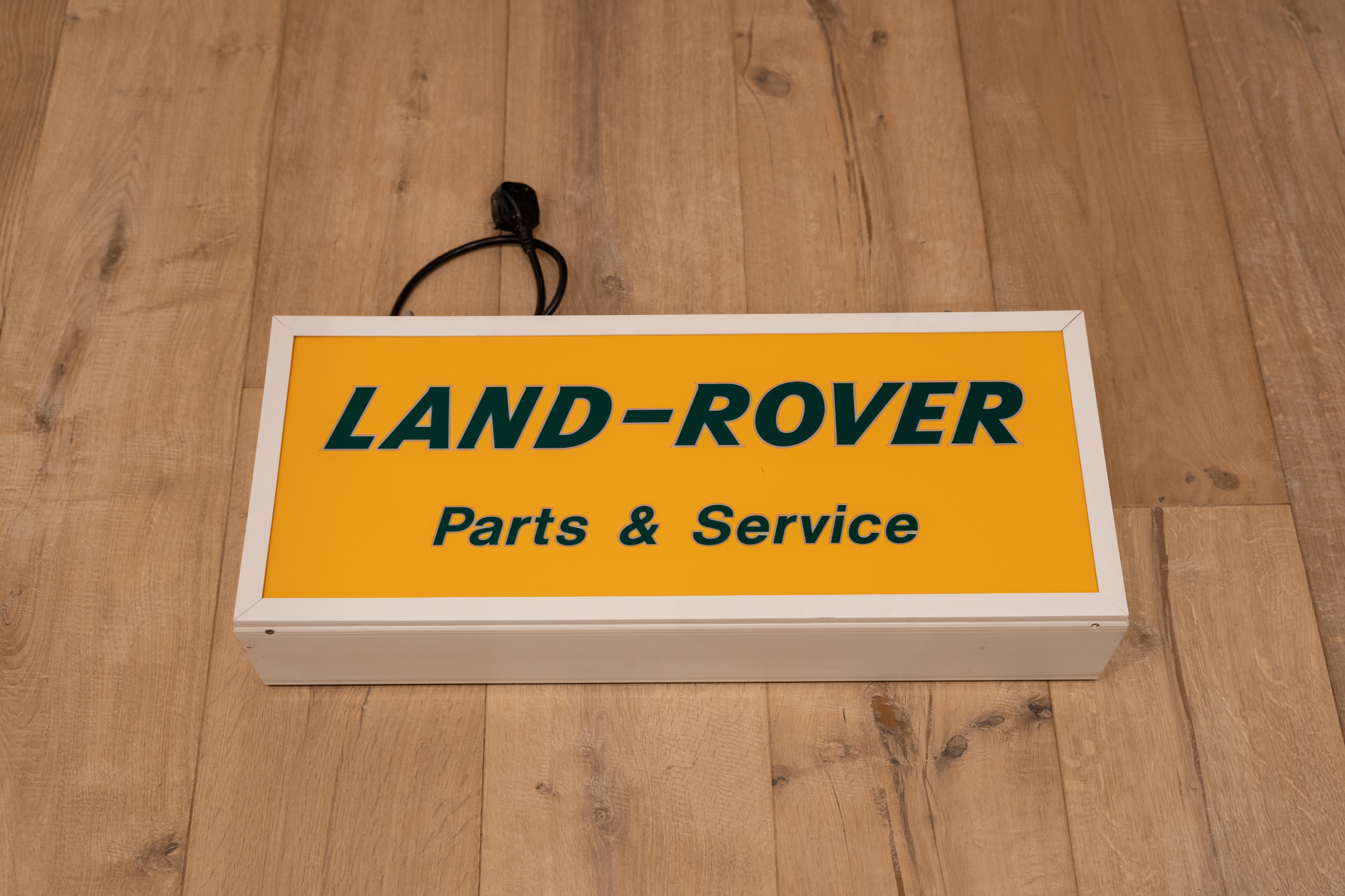 LAND ROVER ILLUMINATED ORIGINAL PARTS AND SERVICE SIGN for sale by ...