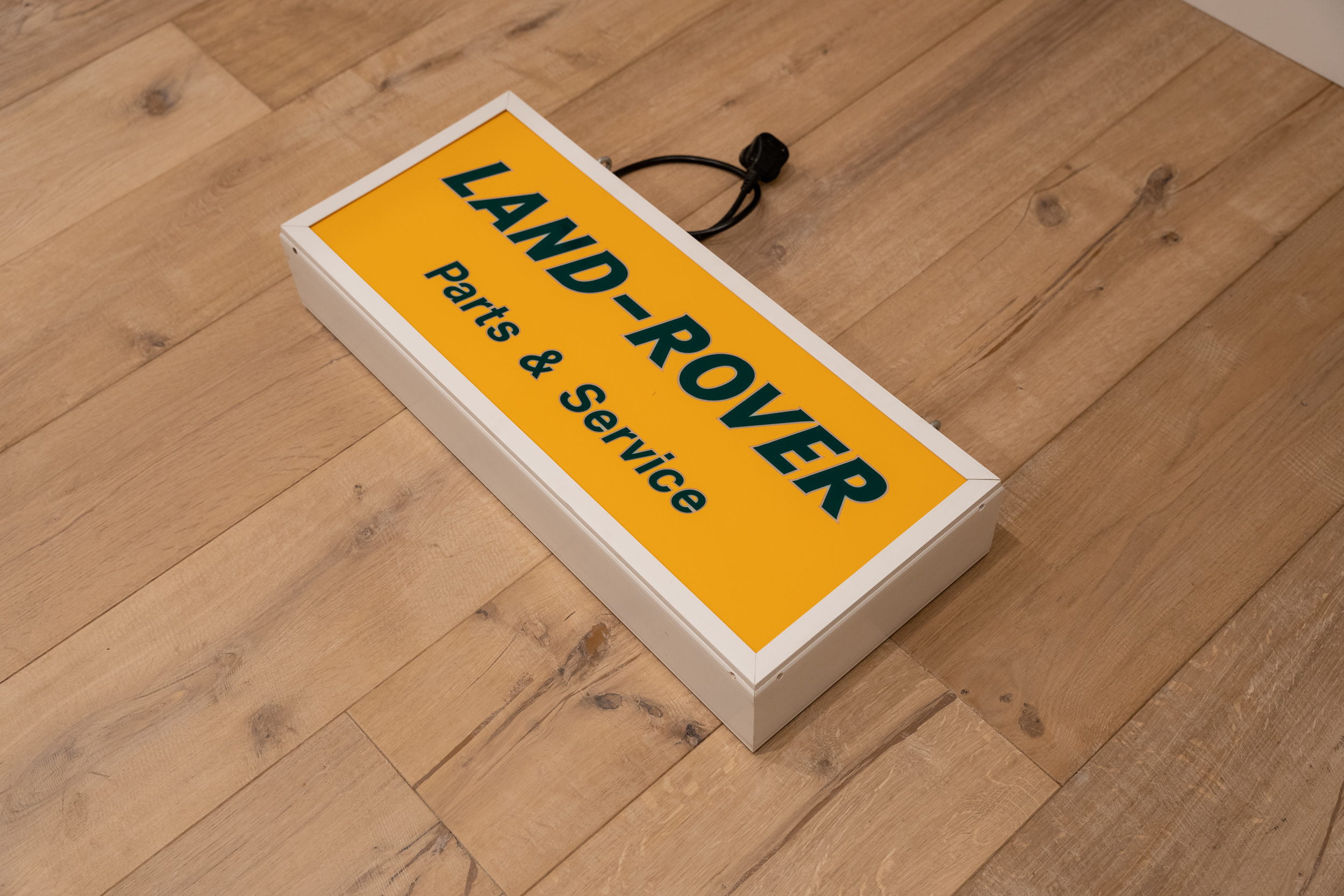 LAND ROVER ILLUMINATED ORIGINAL PARTS AND SERVICE SIGN for sale by ...