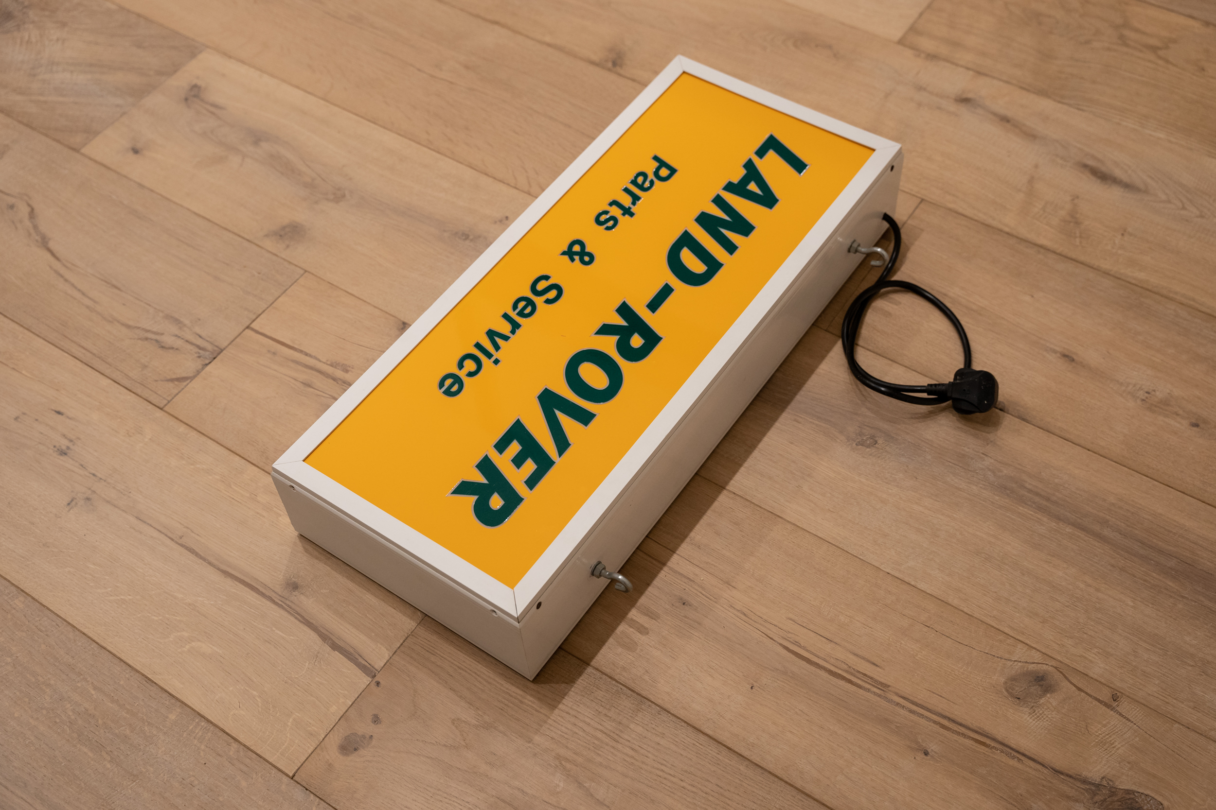 LAND ROVER ILLUMINATED ORIGINAL PARTS AND SERVICE SIGN for sale by ...