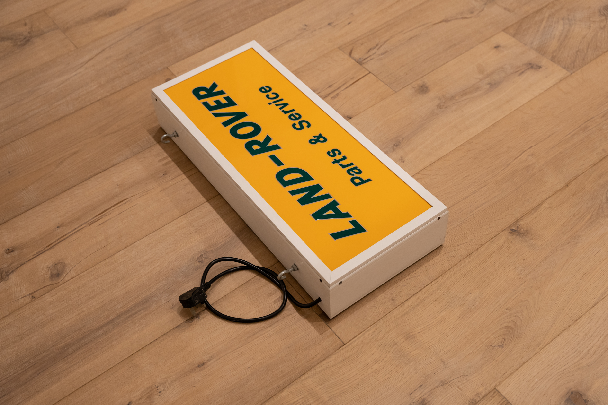 LAND ROVER ILLUMINATED ORIGINAL PARTS AND SERVICE SIGN for sale by ...