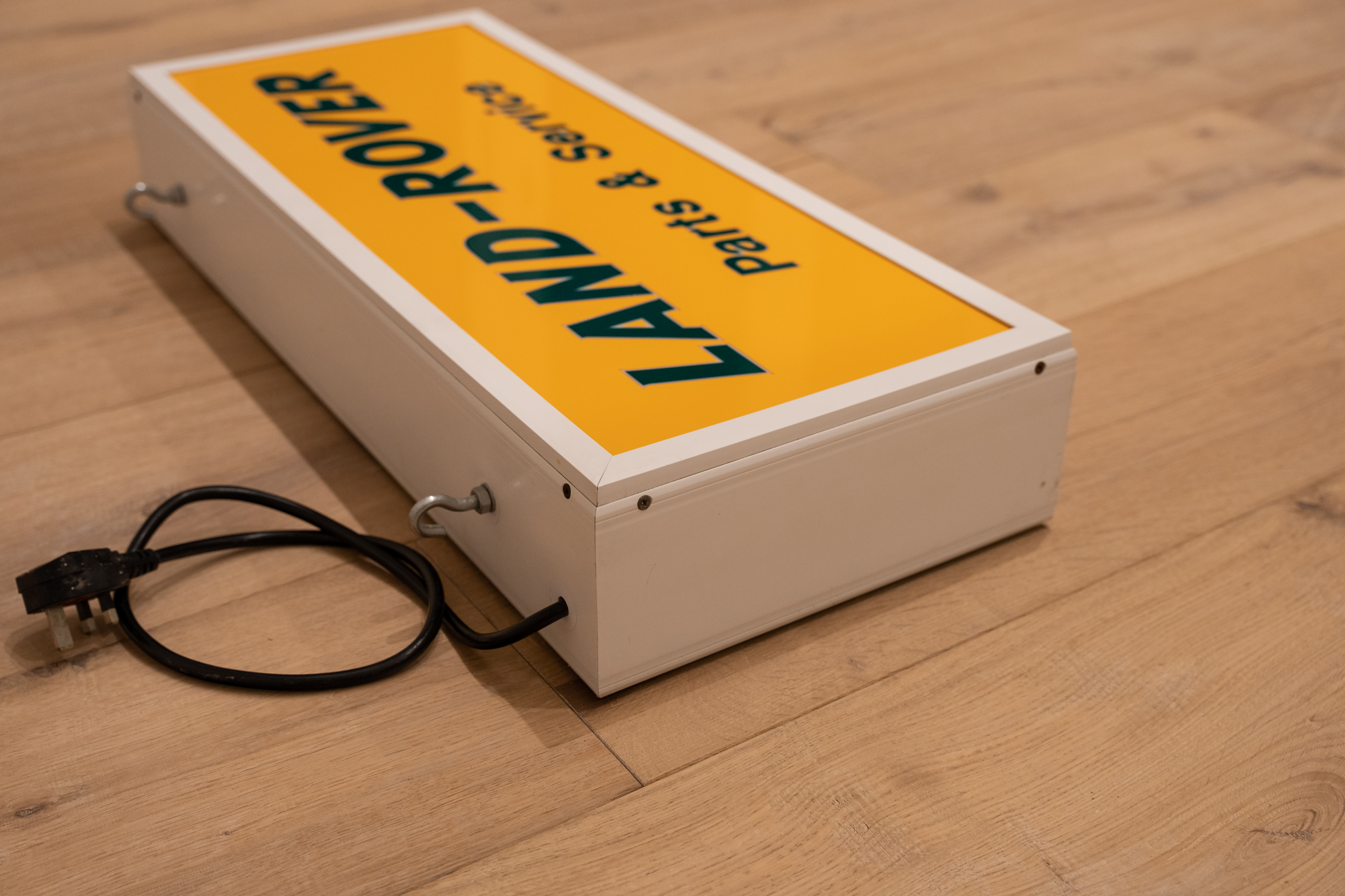 LAND ROVER ILLUMINATED ORIGINAL PARTS AND SERVICE SIGN for sale by ...