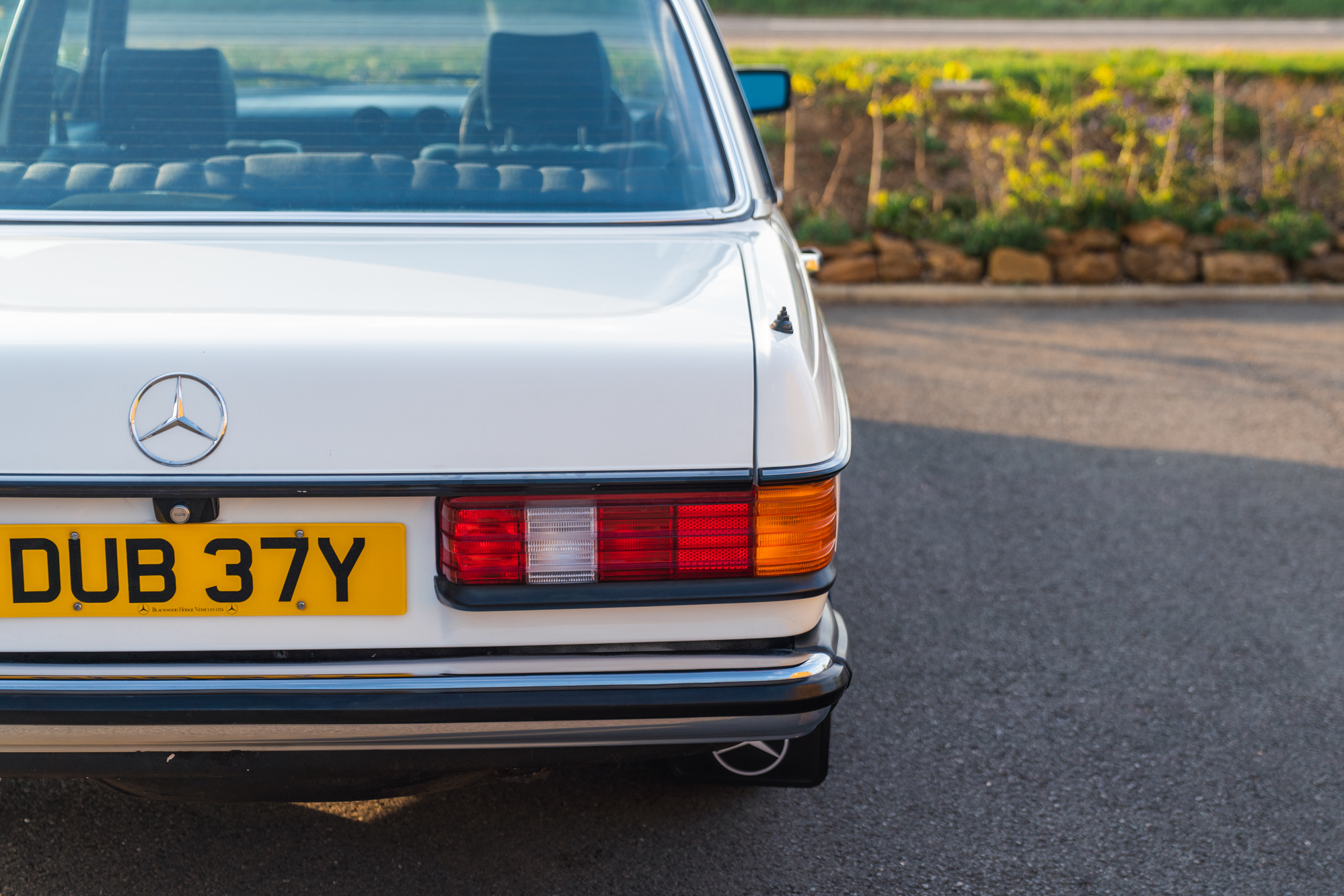 1982 MERCEDES-BENZ (W123) 200 for sale by auction in Banbury ...