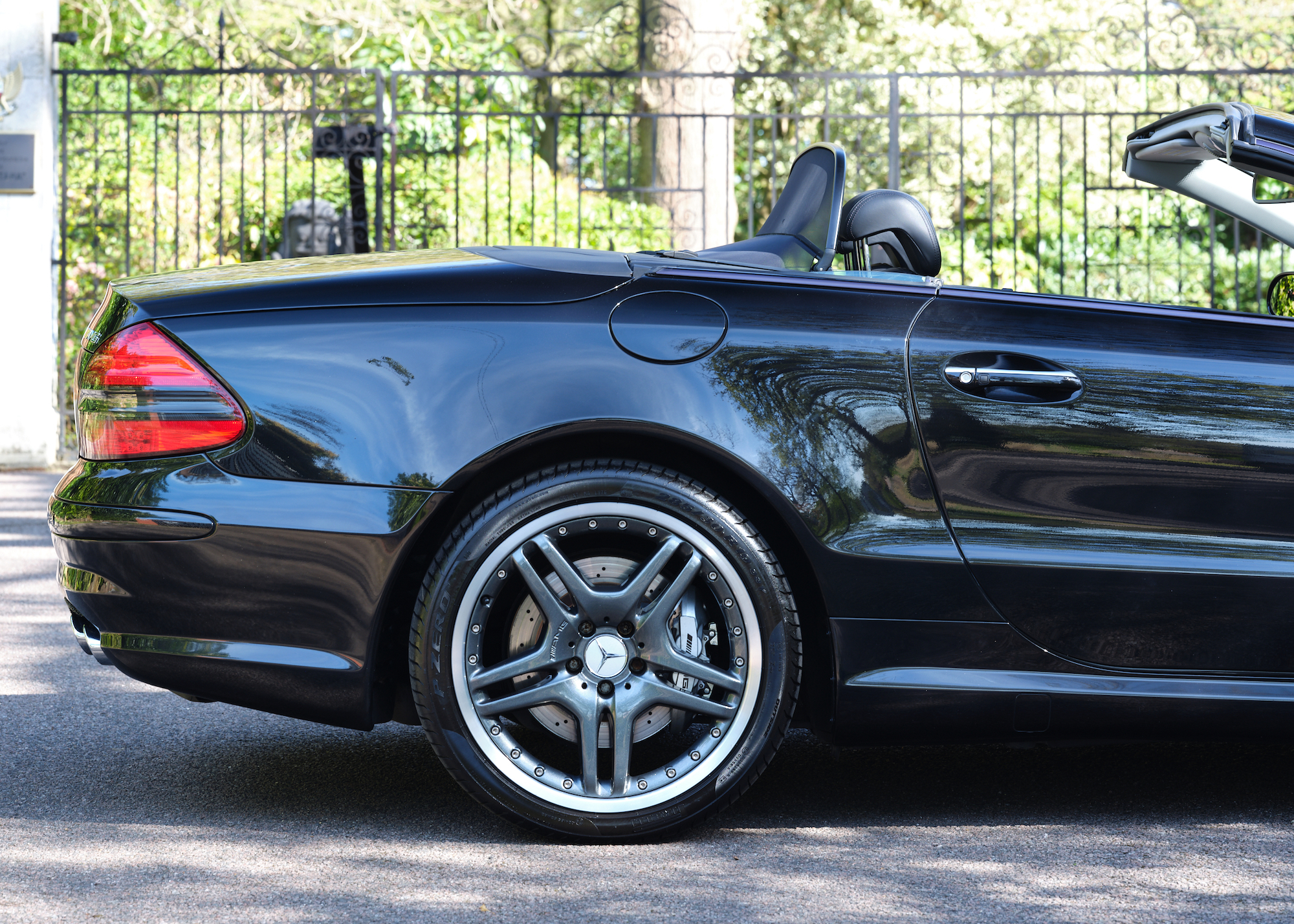 2007 MERCEDES-BENZ SL55 AMG - PERFORMANCE PACK