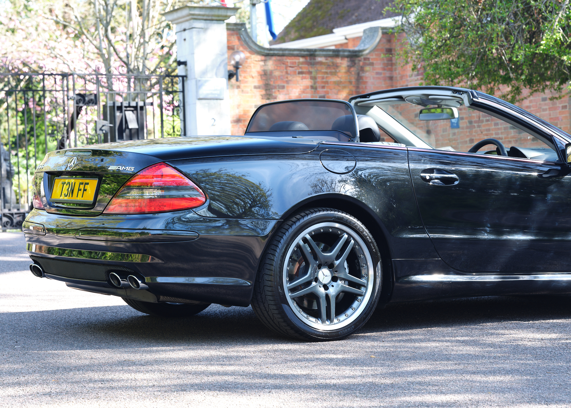 2007 MERCEDES-BENZ SL55 AMG - PERFORMANCE PACK