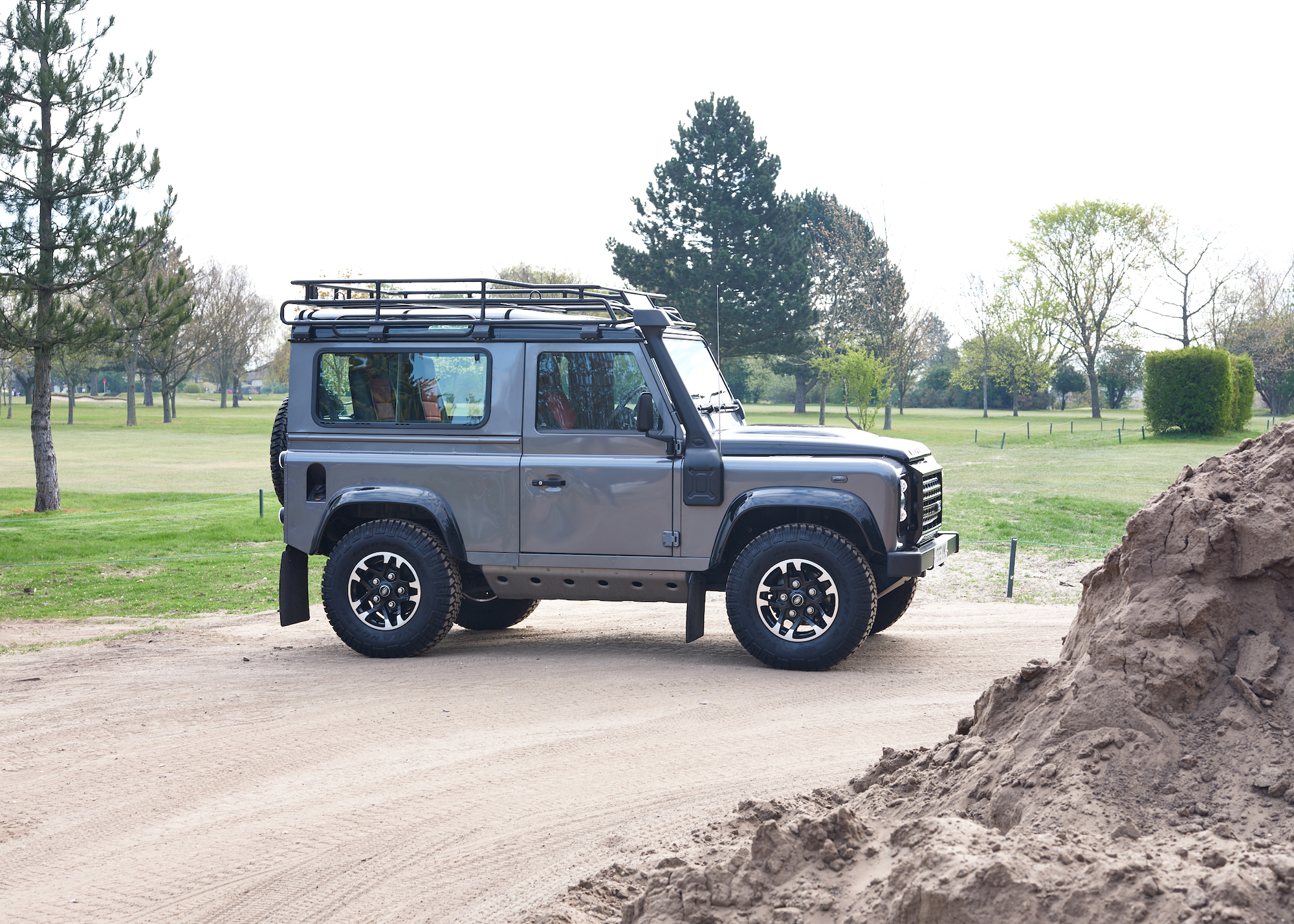 2016 LAND ROVER DEFENDER 90 ADVENTURE for sale by auction in Chigwell ...