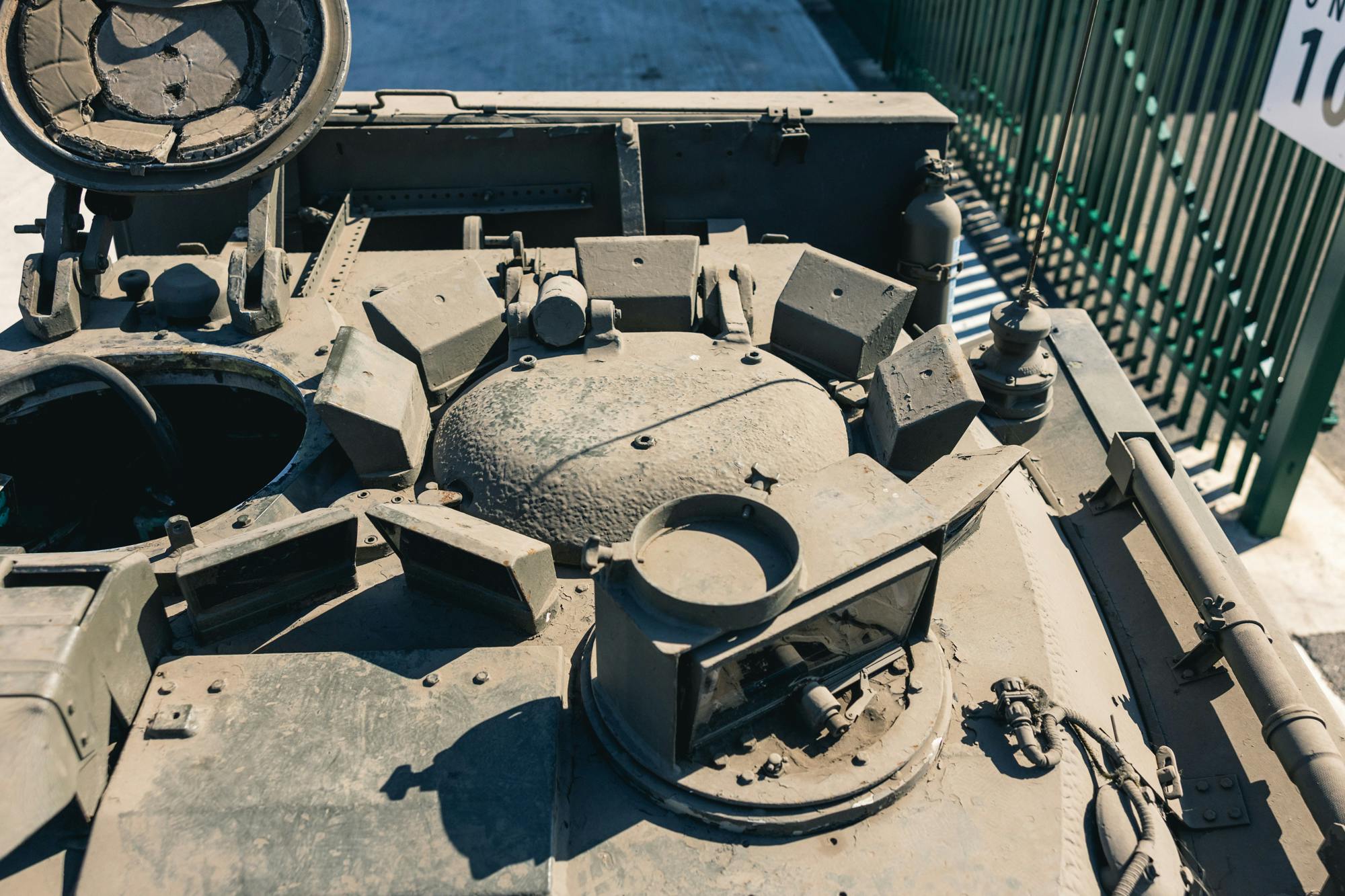 NO RESERVE: ALVIS SABRE LIGHT TANK