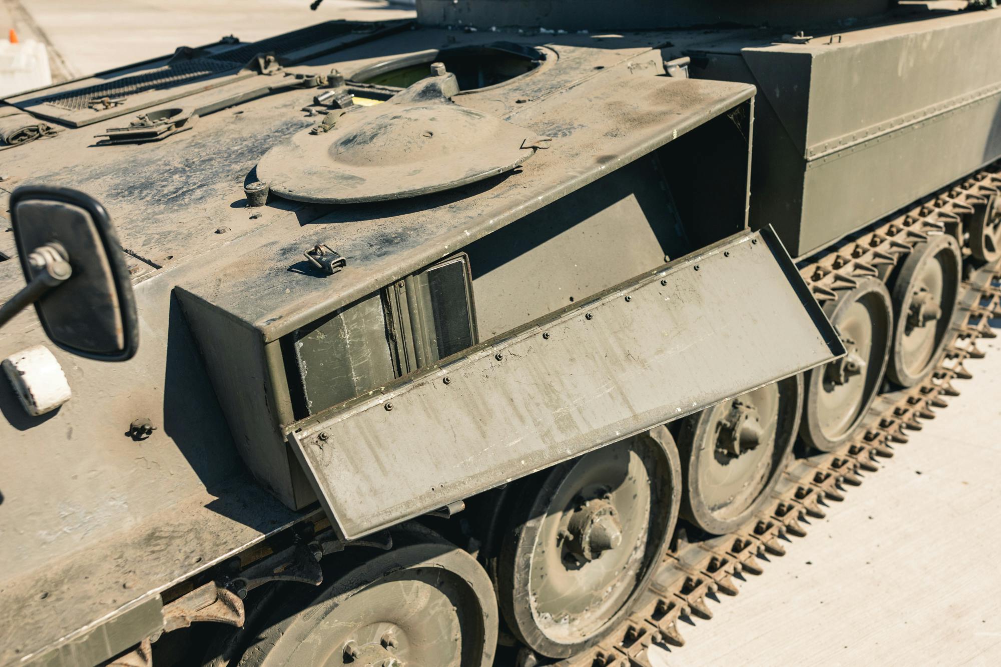 NO RESERVE: ALVIS SABRE LIGHT TANK