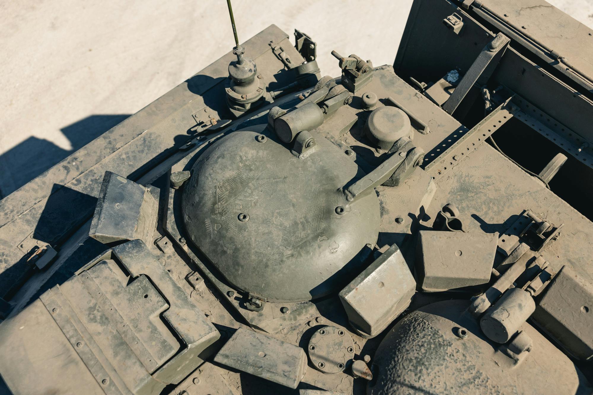 NO RESERVE: ALVIS SABRE LIGHT TANK