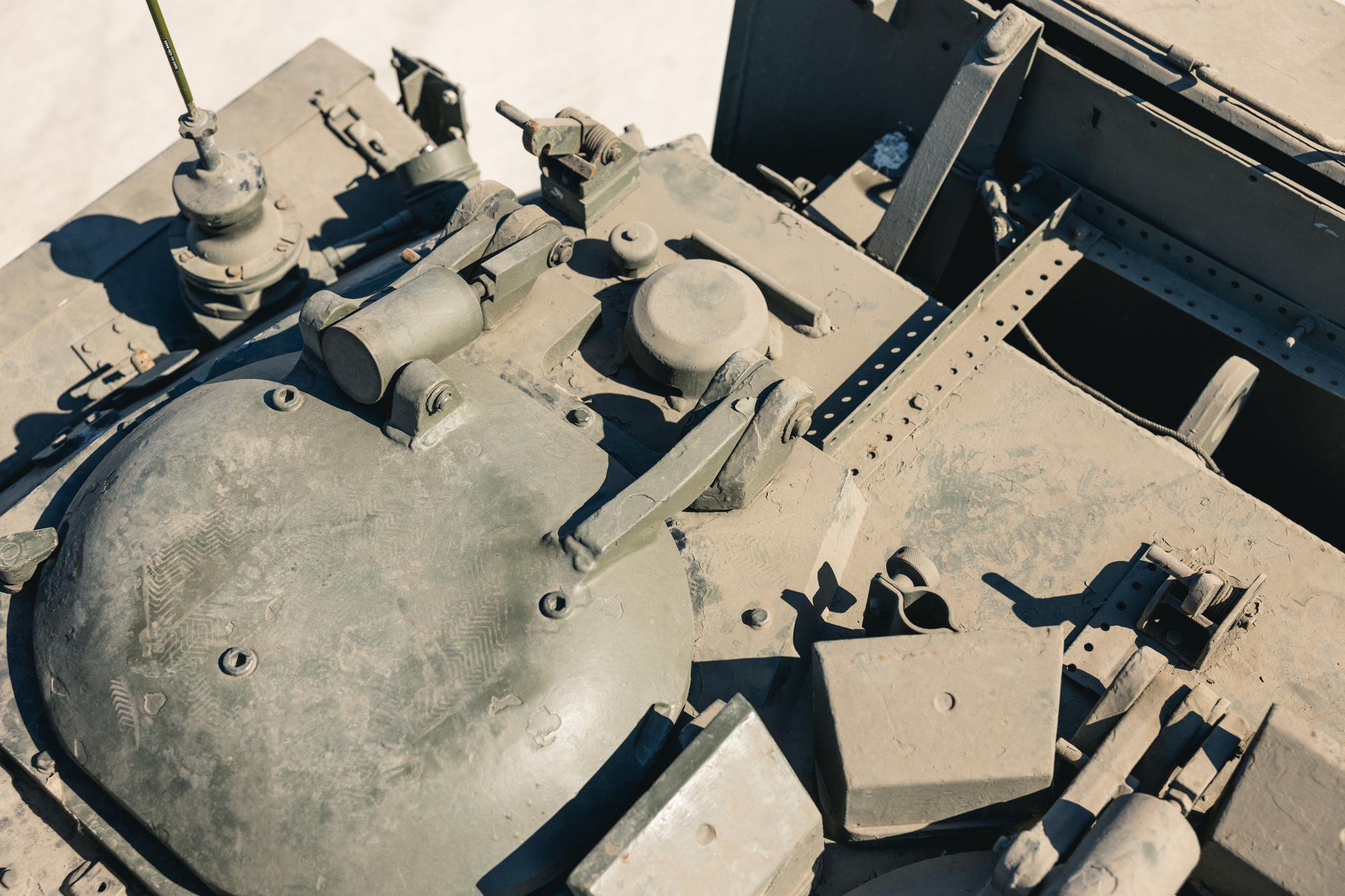 NO RESERVE: ALVIS SABRE LIGHT TANK