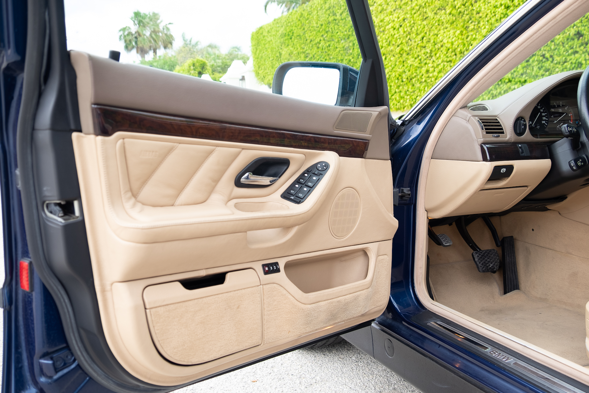 1998 BMW (E38) 750IL