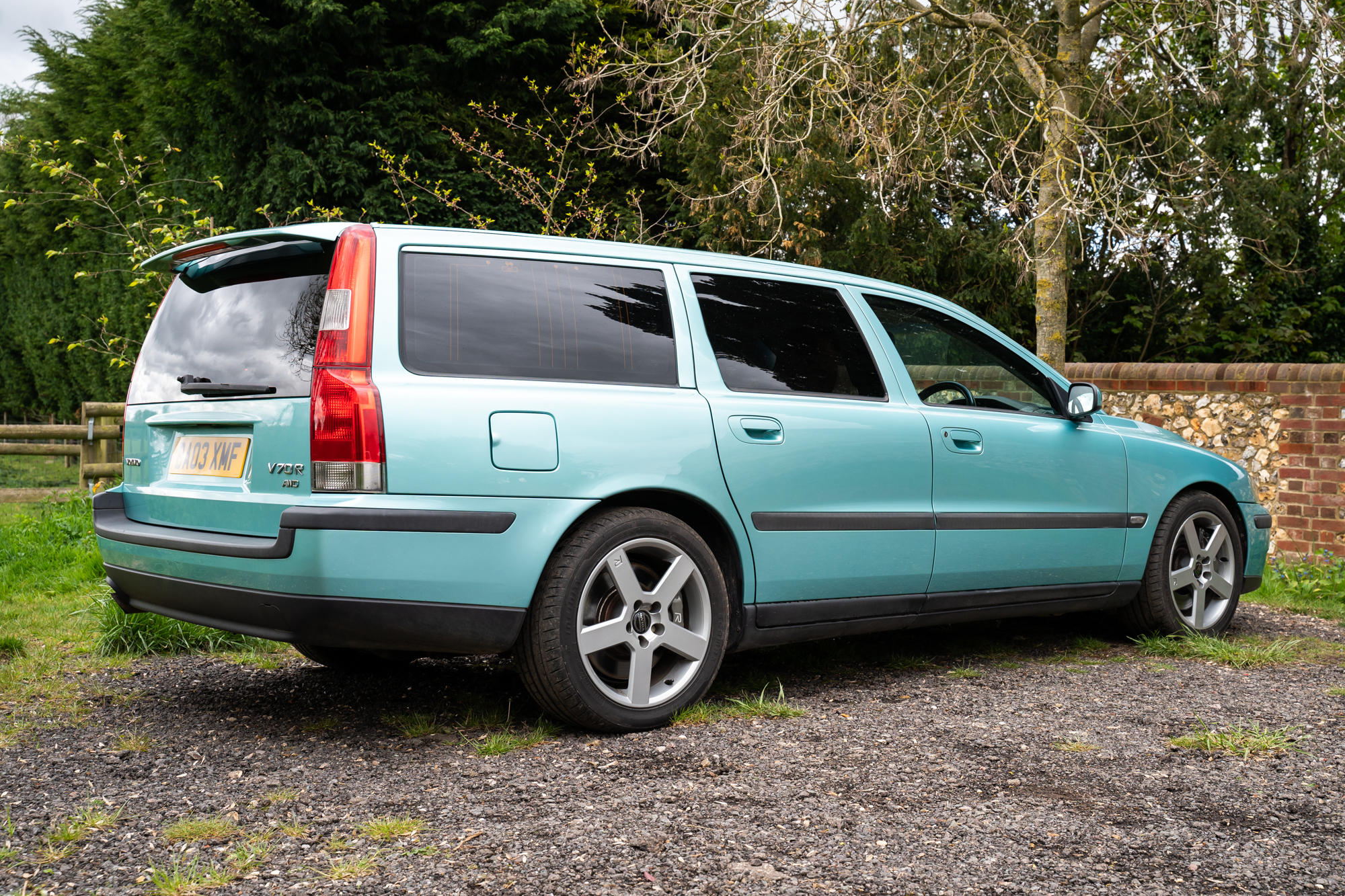 2003 VOLVO V70 R AWD