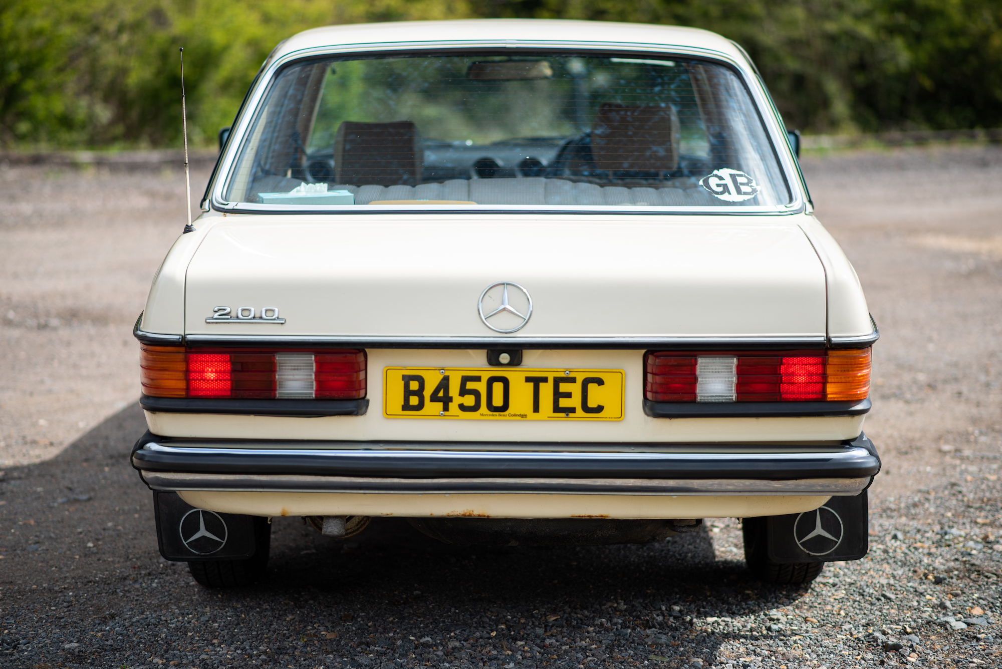 1985 MERCEDES-BENZ (W123) 200 for sale by auction in Watford, United ...