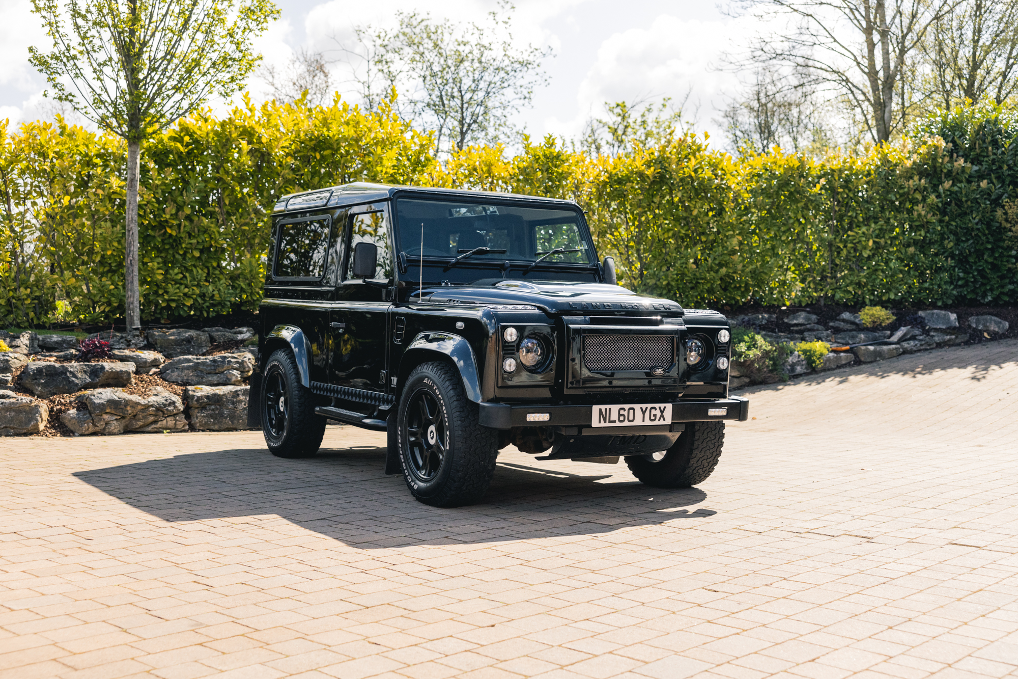 2010 LAND ROVER DEFENDER 90 XS for sale by auction in Hertfordshire ...