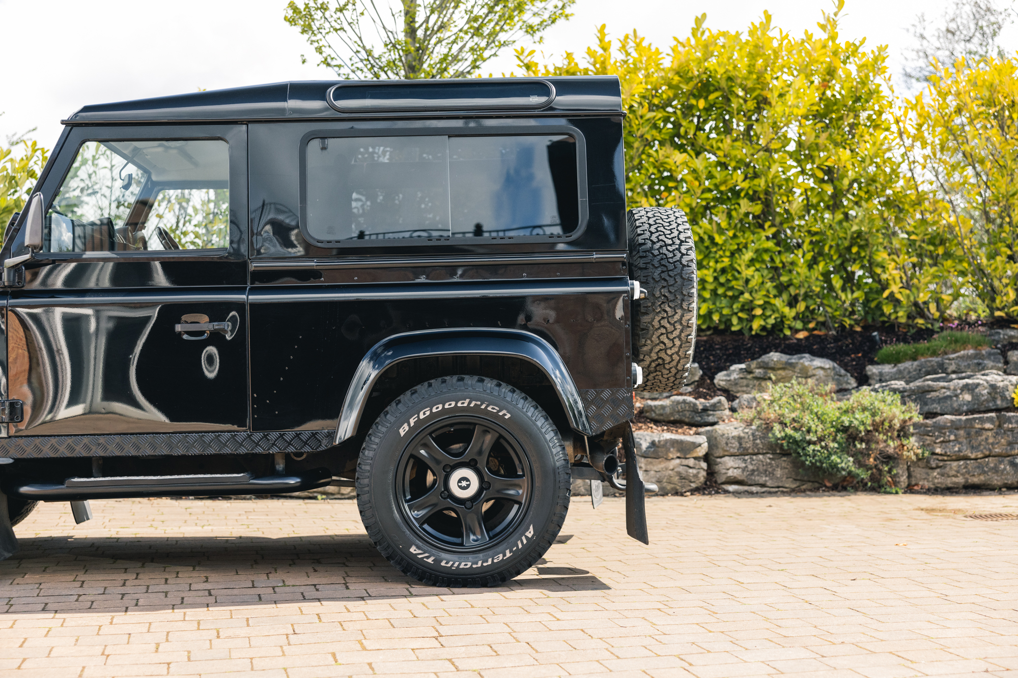 2010 LAND ROVER DEFENDER 90 XS for sale by auction in Hertfordshire ...