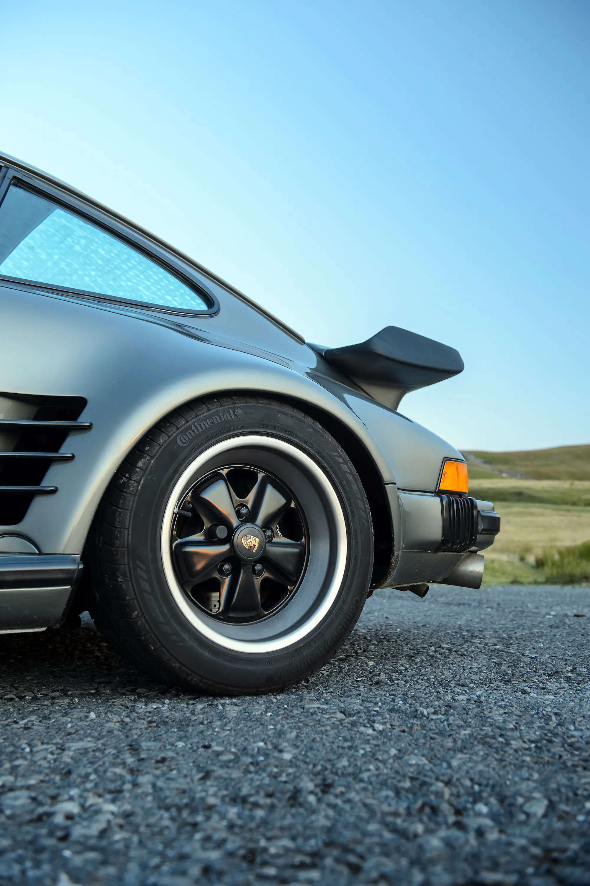 1986 PORSCHE 911 (930) TURBO 'FLACHBAU' CONVERSION