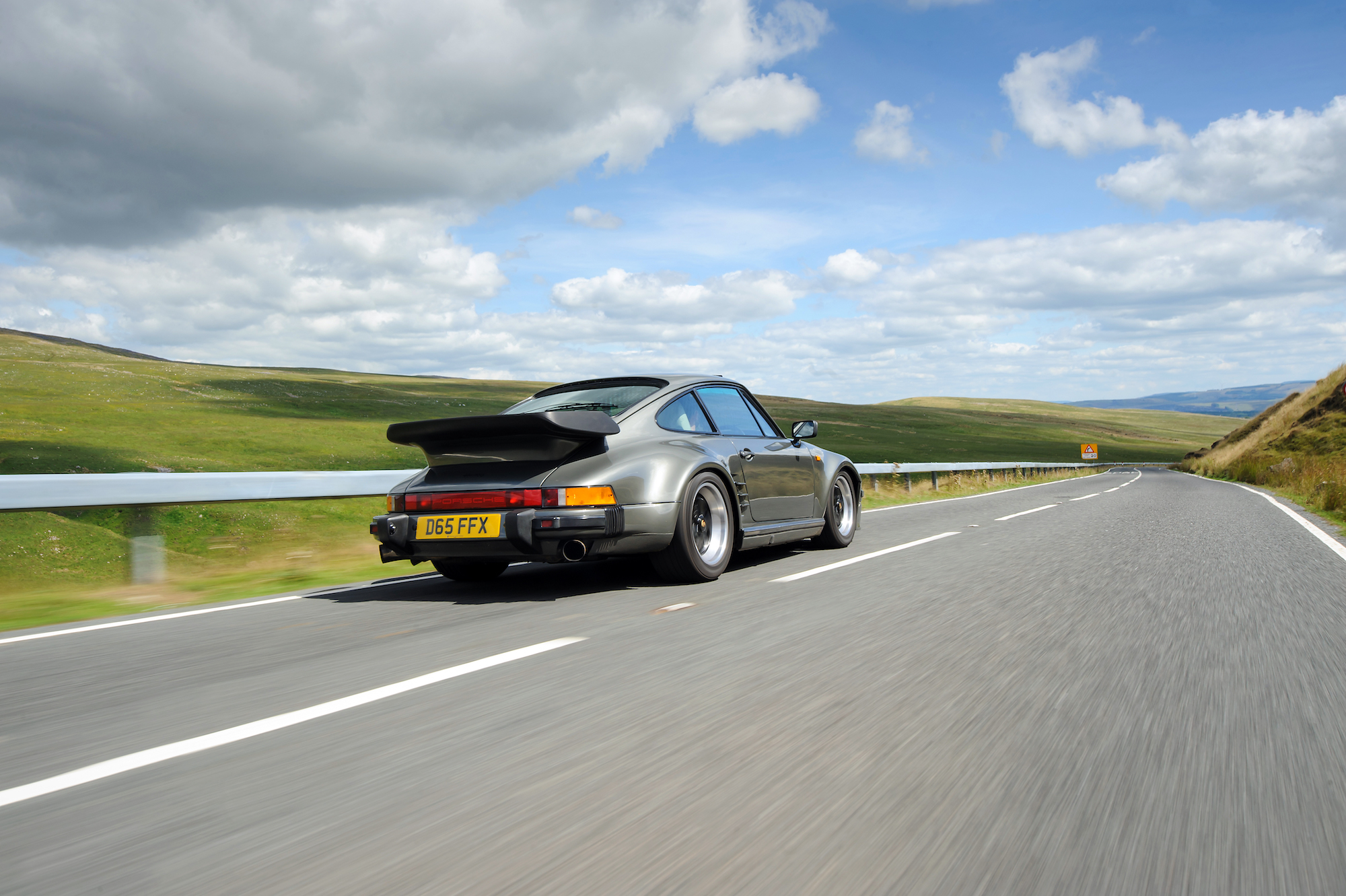 1986 PORSCHE 911 (930) TURBO 'FLACHBAU' CONVERSION