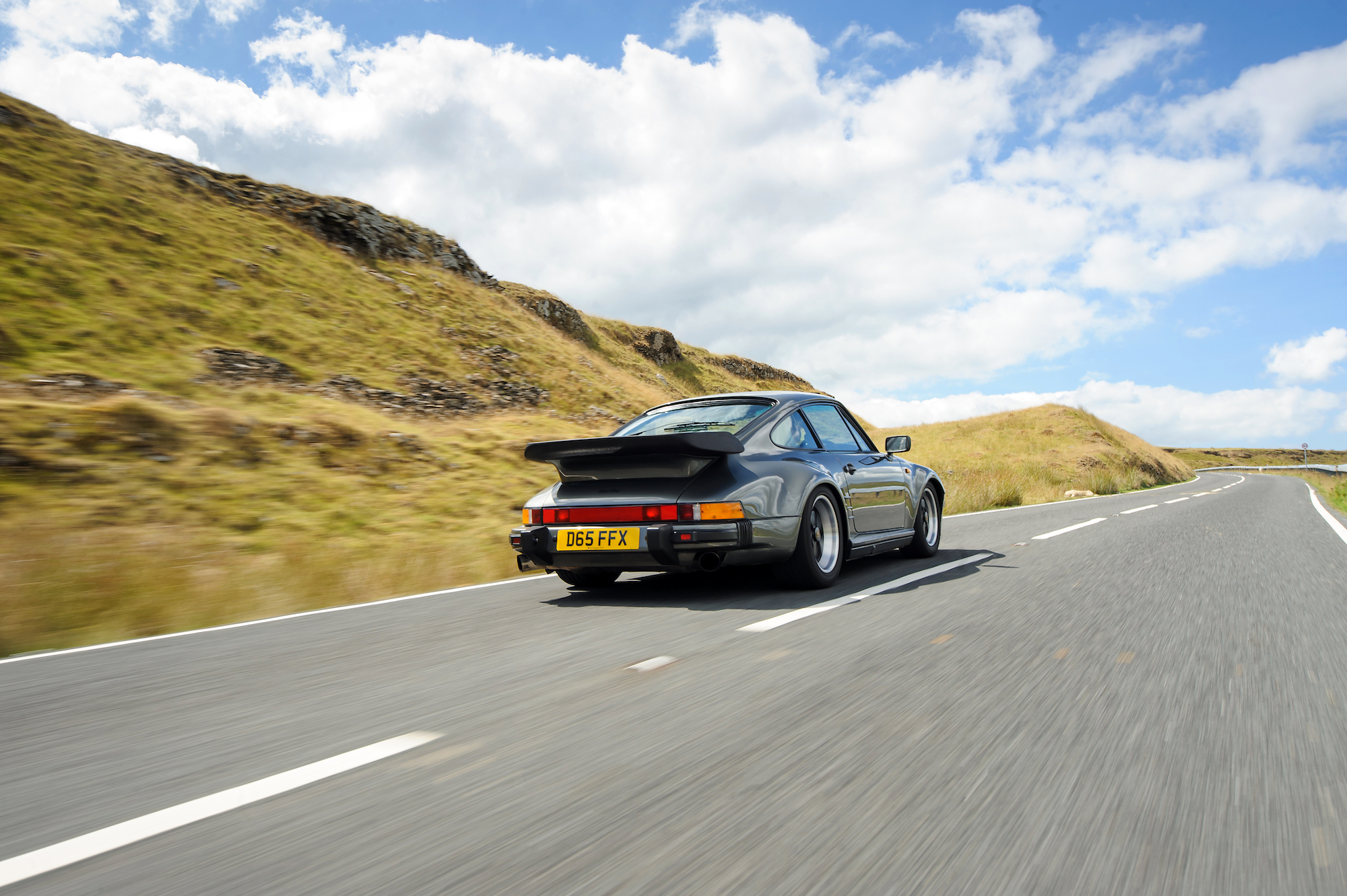 1986 PORSCHE 911 (930) TURBO 'FLACHBAU' CONVERSION