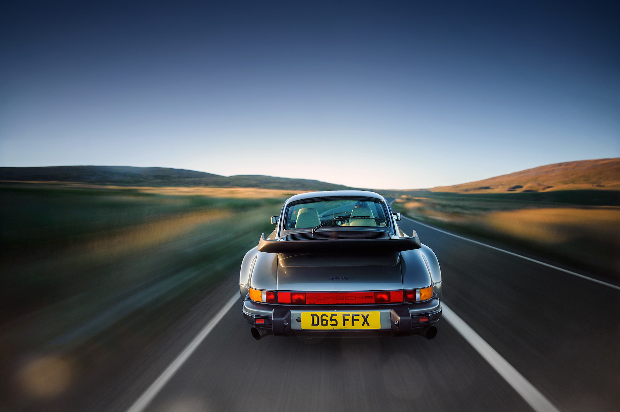1986 PORSCHE 911 (930) TURBO 'FLACHBAU' CONVERSION