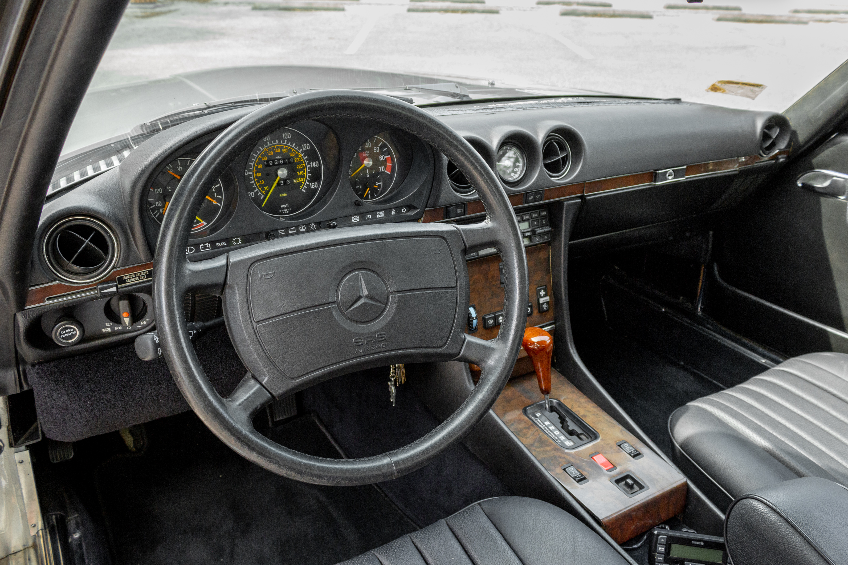 1989 MERCEDES-BENZ (R107) 560 SL