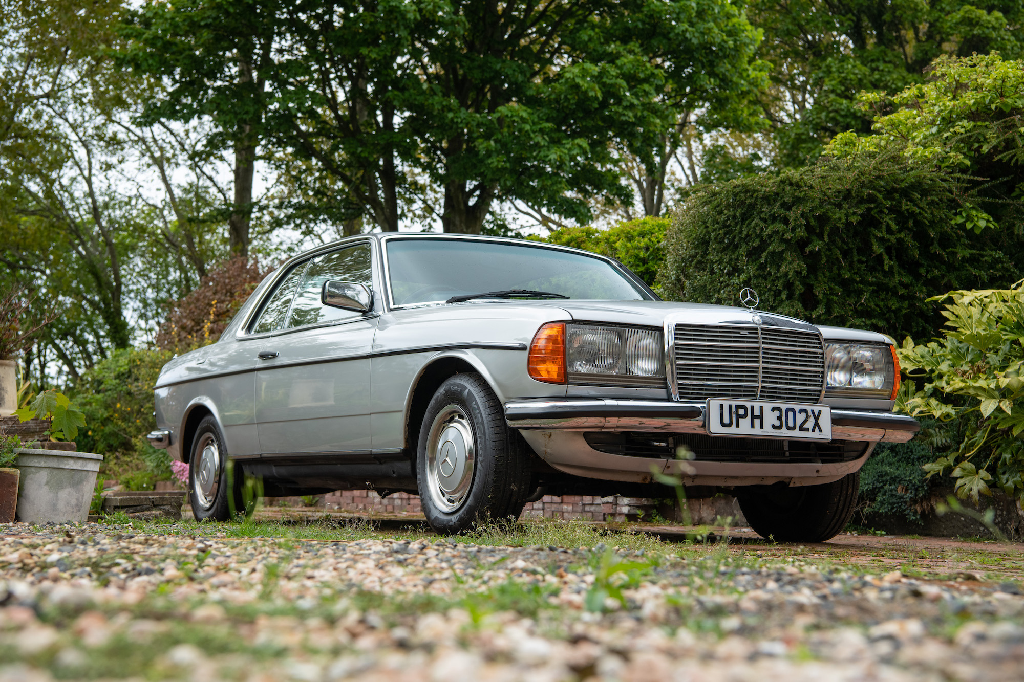 1982 MERCEDES-BENZ (W123) 230 CE