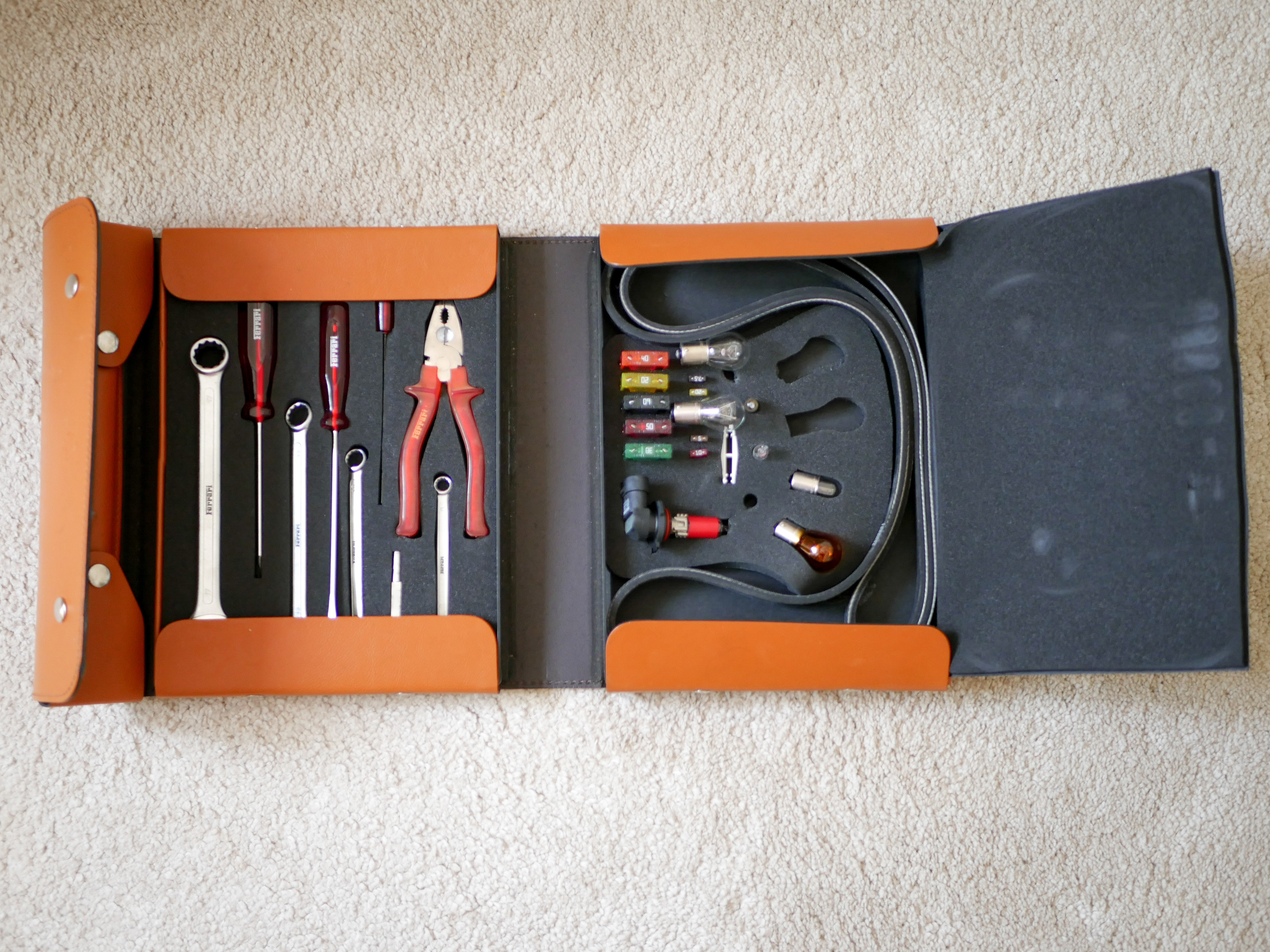 FACTORY TOOL KIT FOR FERRARI 360