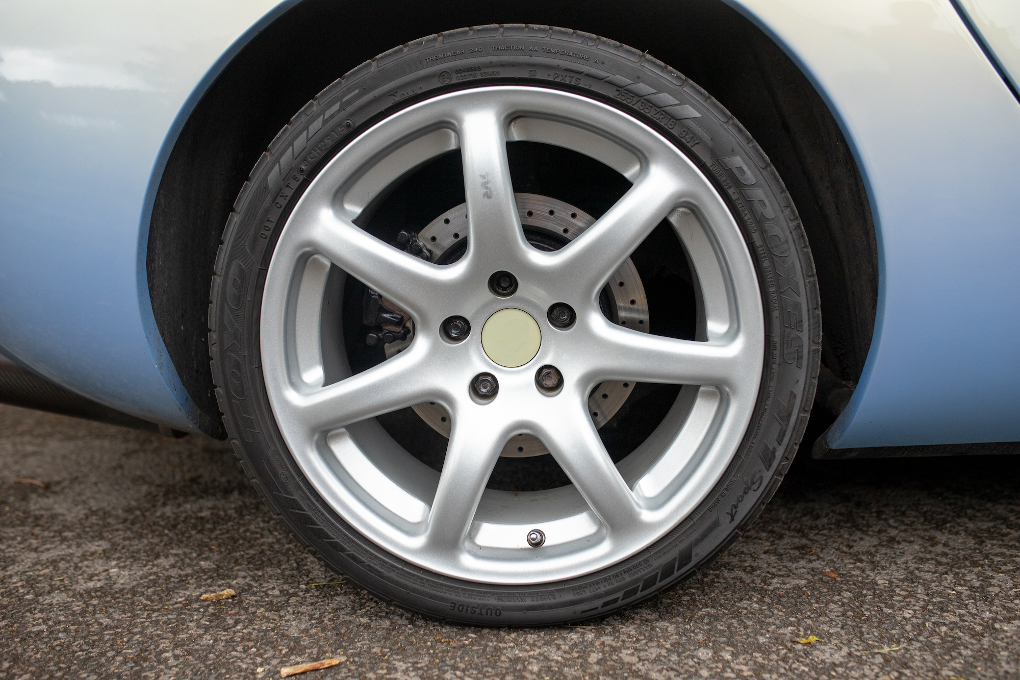 2000 TVR TUSCAN 4.0 RED ROSE