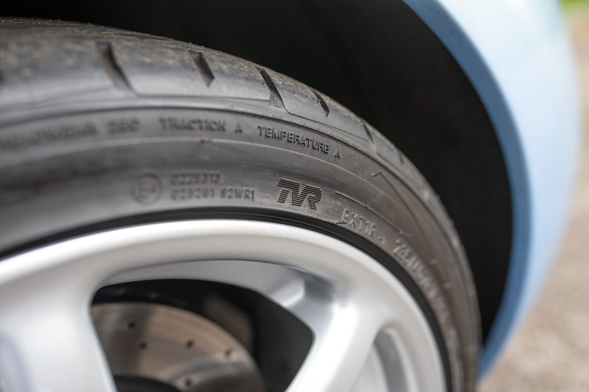 2000 TVR TUSCAN 4.0 RED ROSE