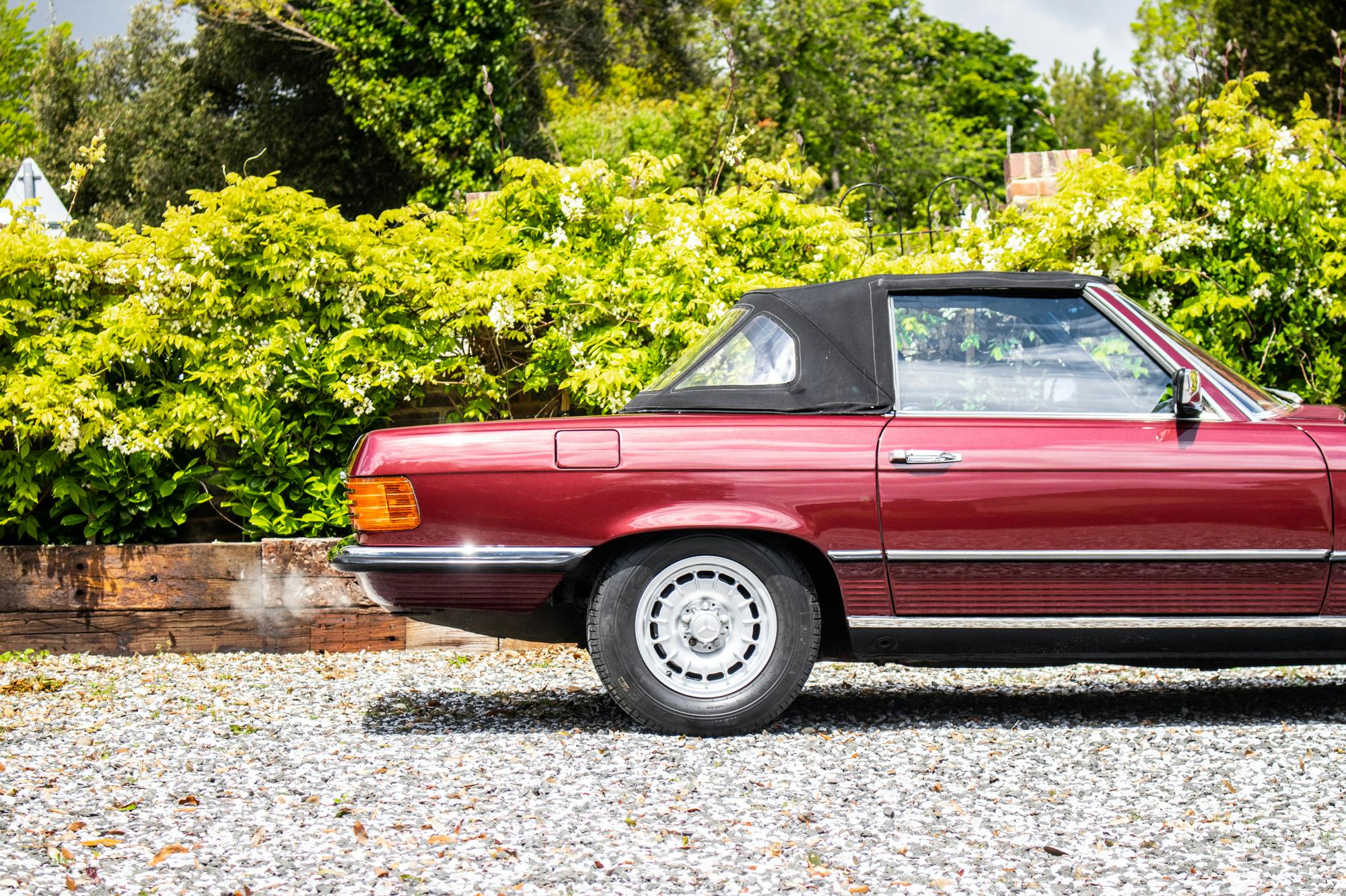 1985 MERCEDES-BENZ (R107) 500 SL