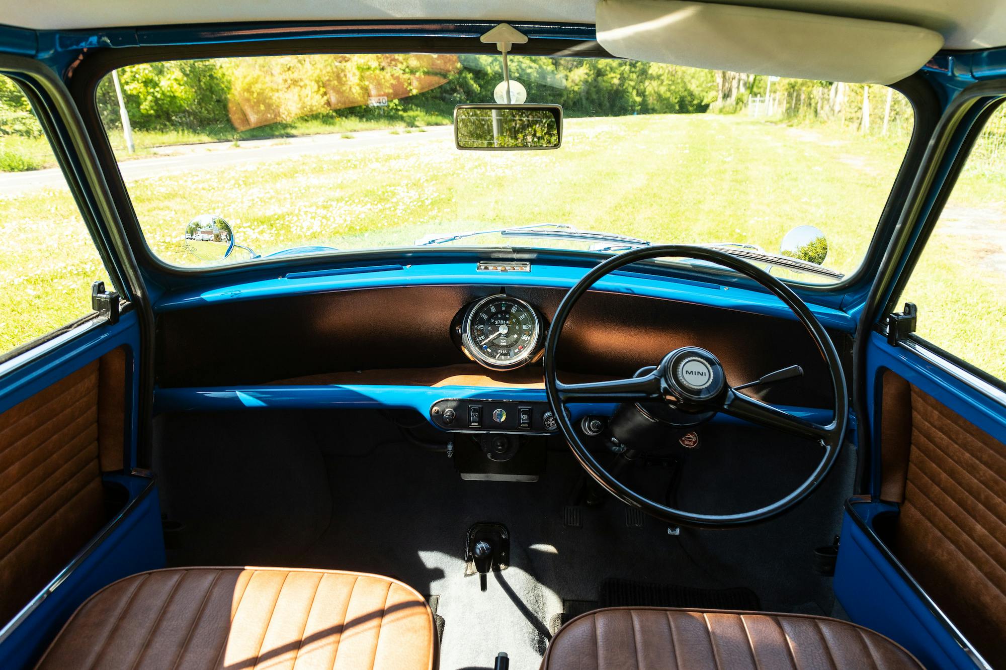 1971 MORRIS MINI VAN