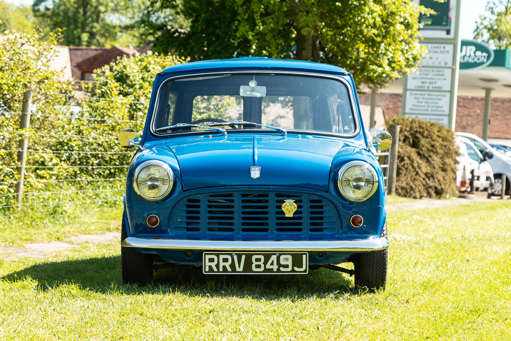 1971 MORRIS MINI VAN
