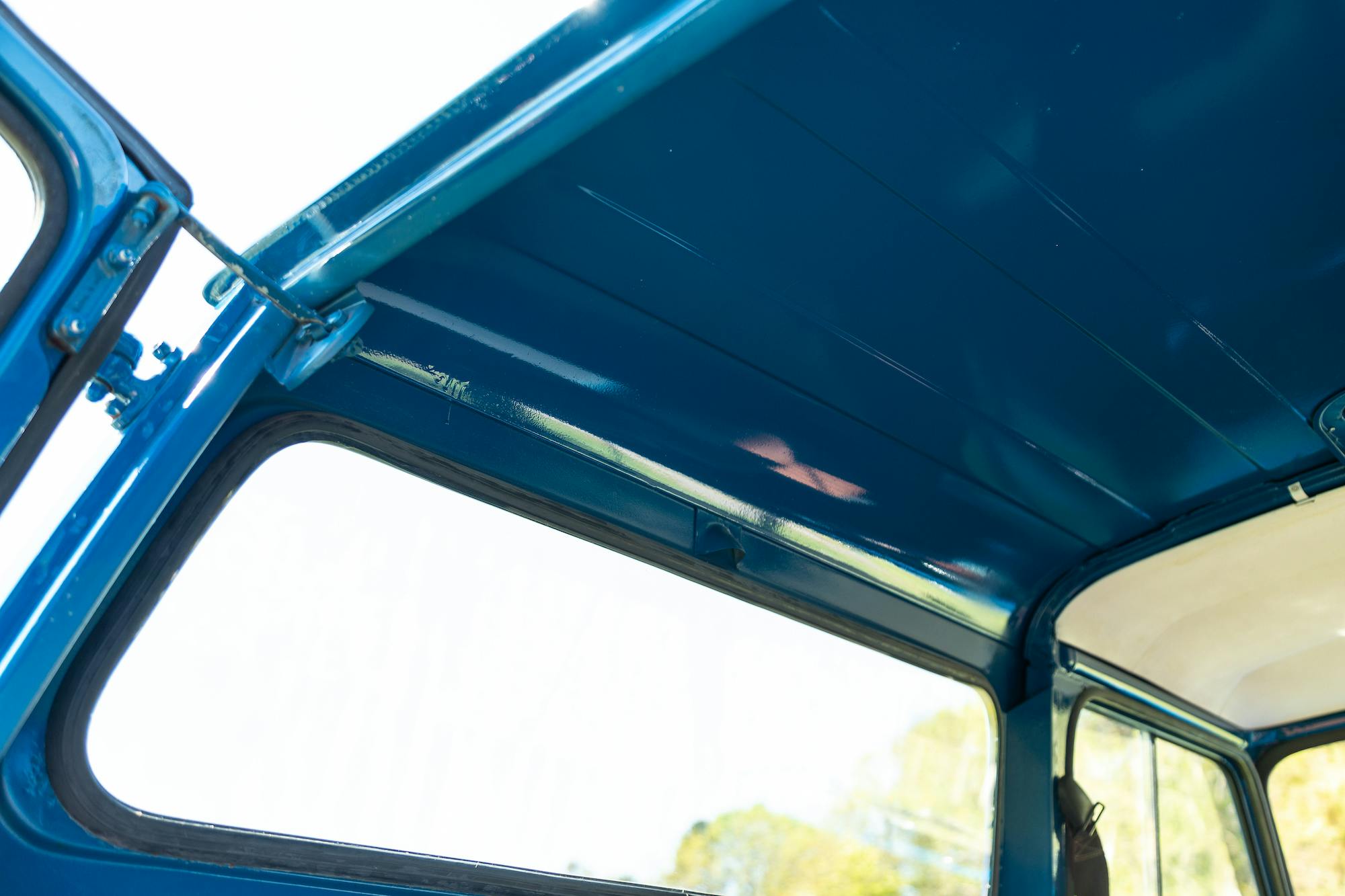 1971 MORRIS MINI VAN